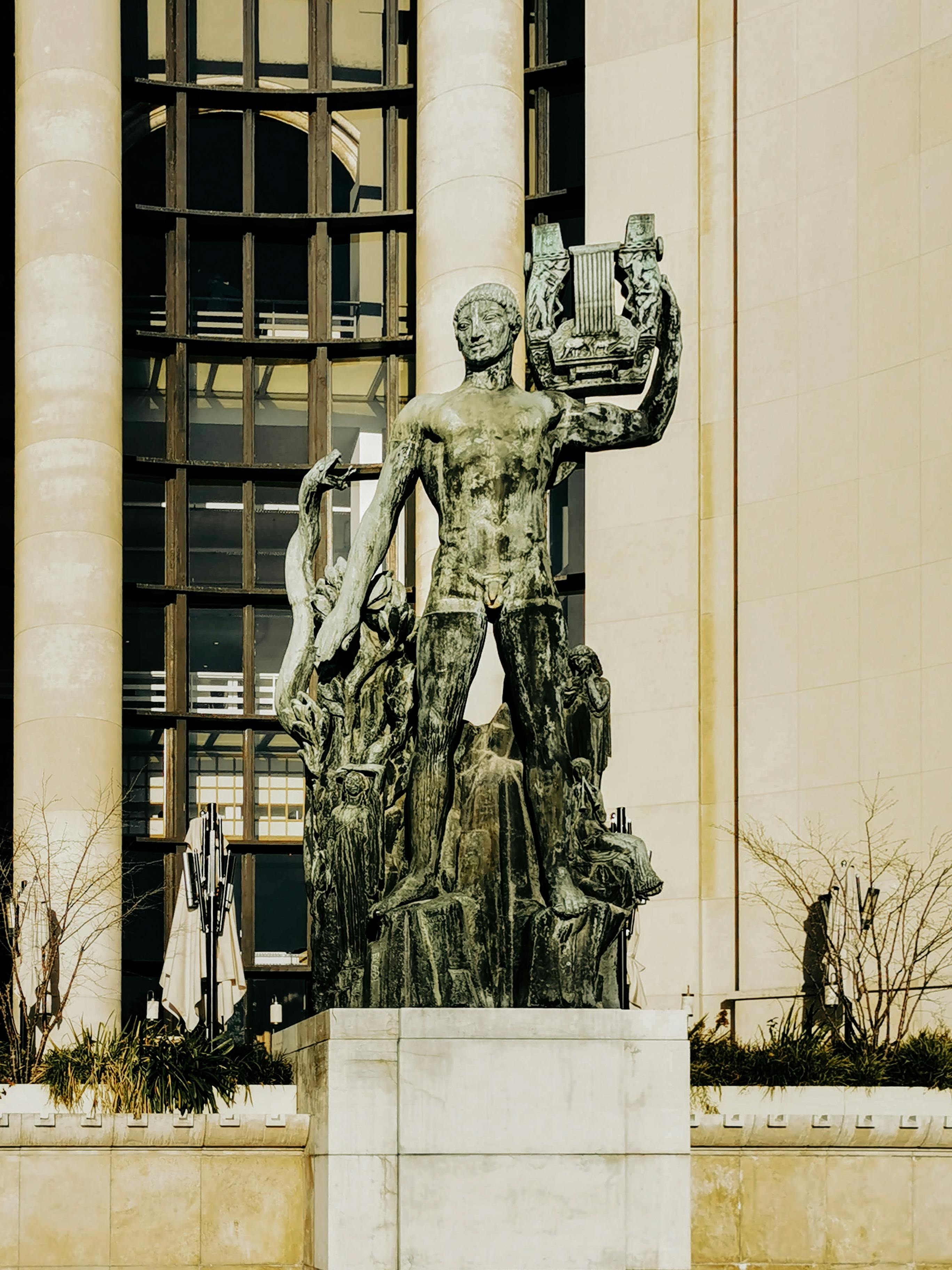 Sculptures on Building Wall · Free Stock Photo