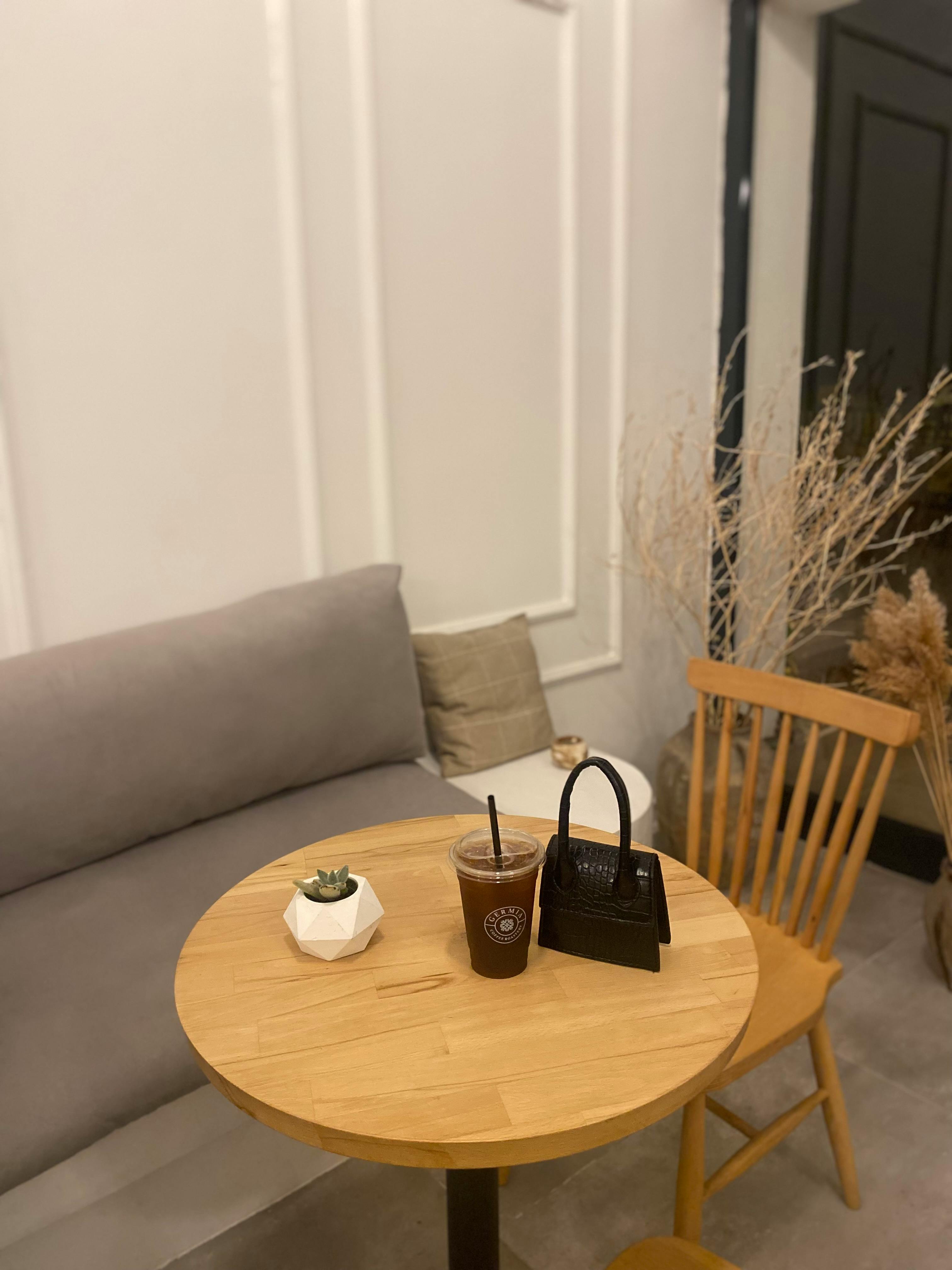 Coffy Table Photos, Download The BEST Free Coffy Table Stock Photos ...