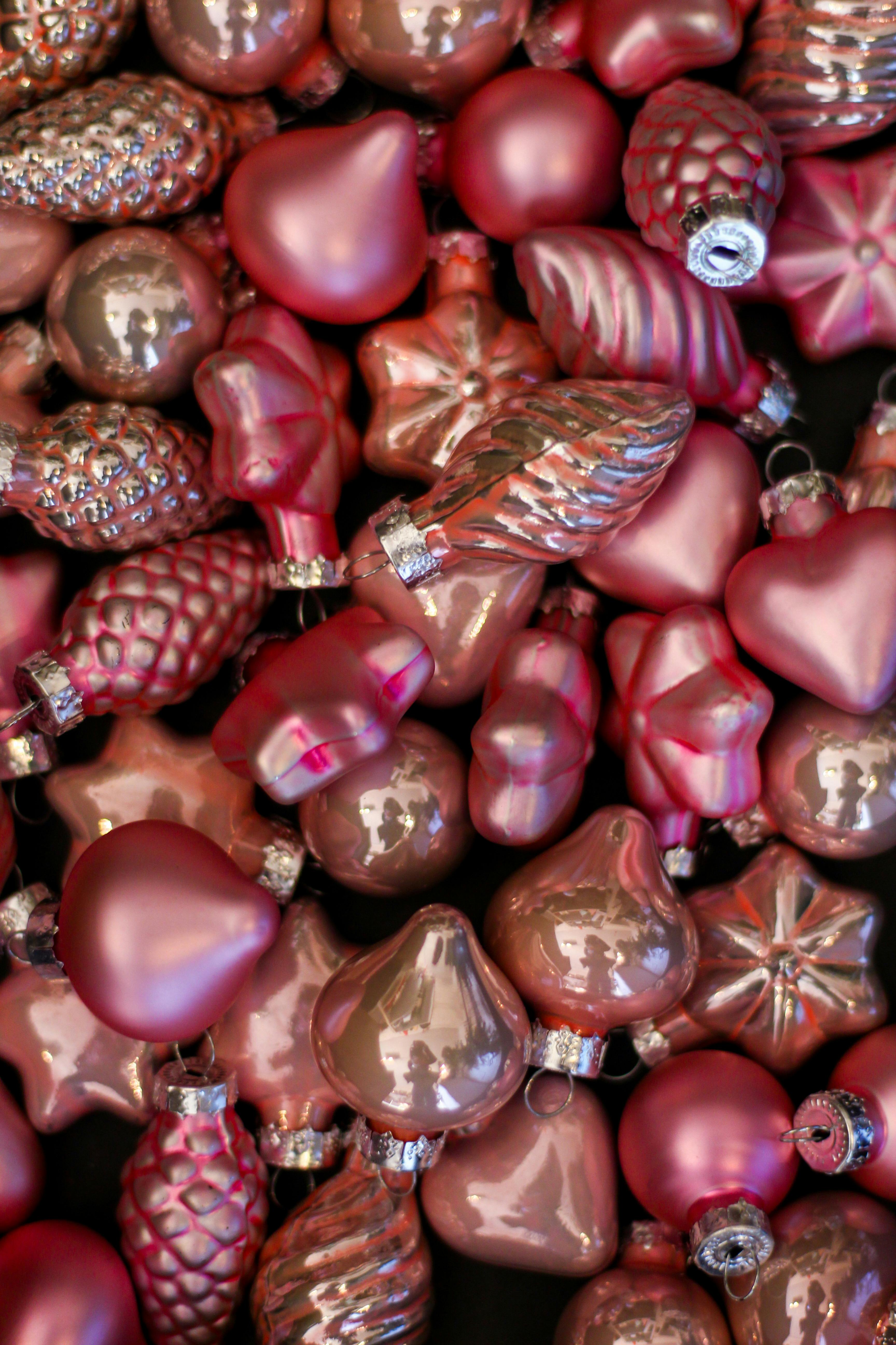 Close-up of Ornaments and Lights on a Christmas Tree · Free Stock Photo