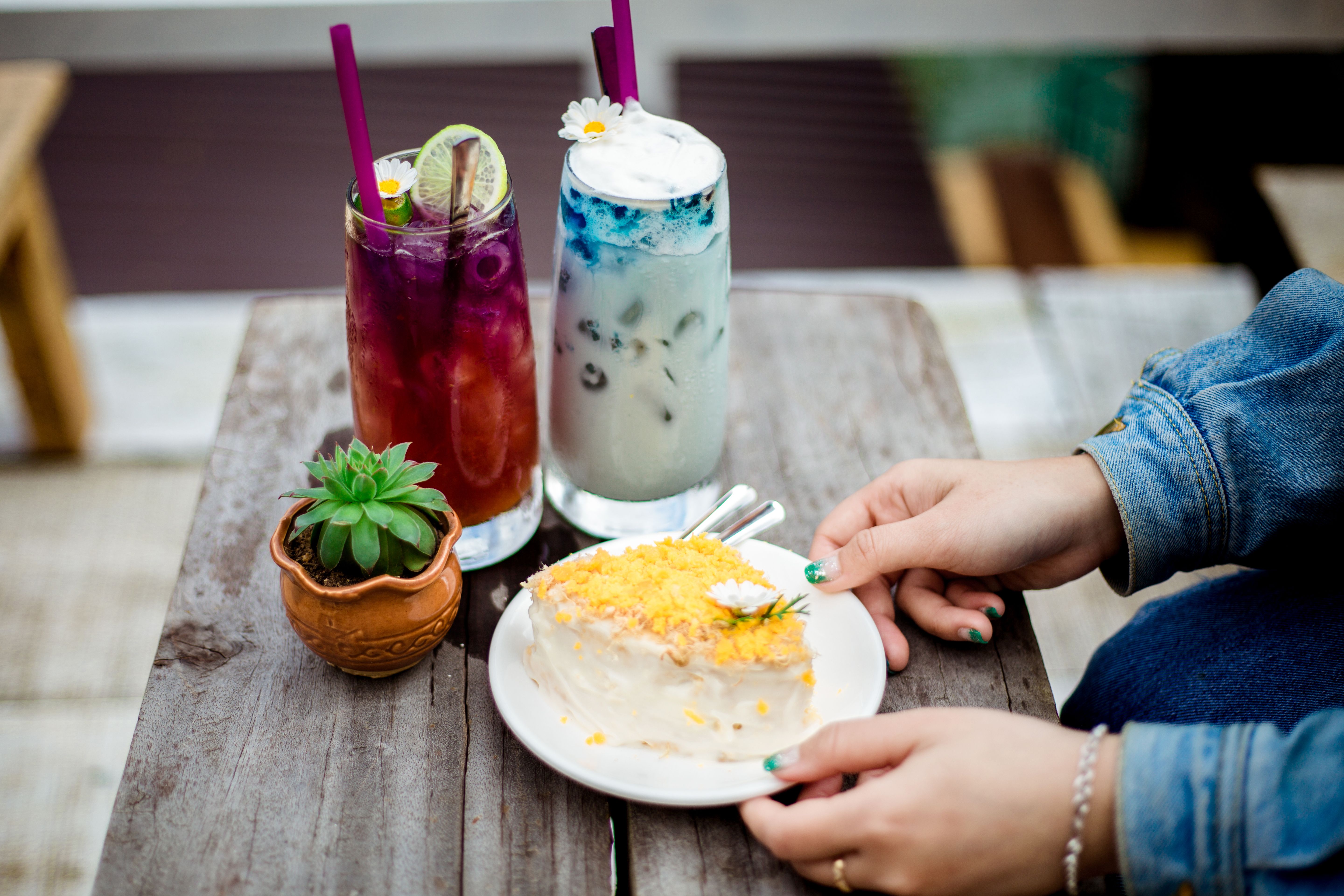 A Dessert and Drinks on a Table · Free Stock Photo