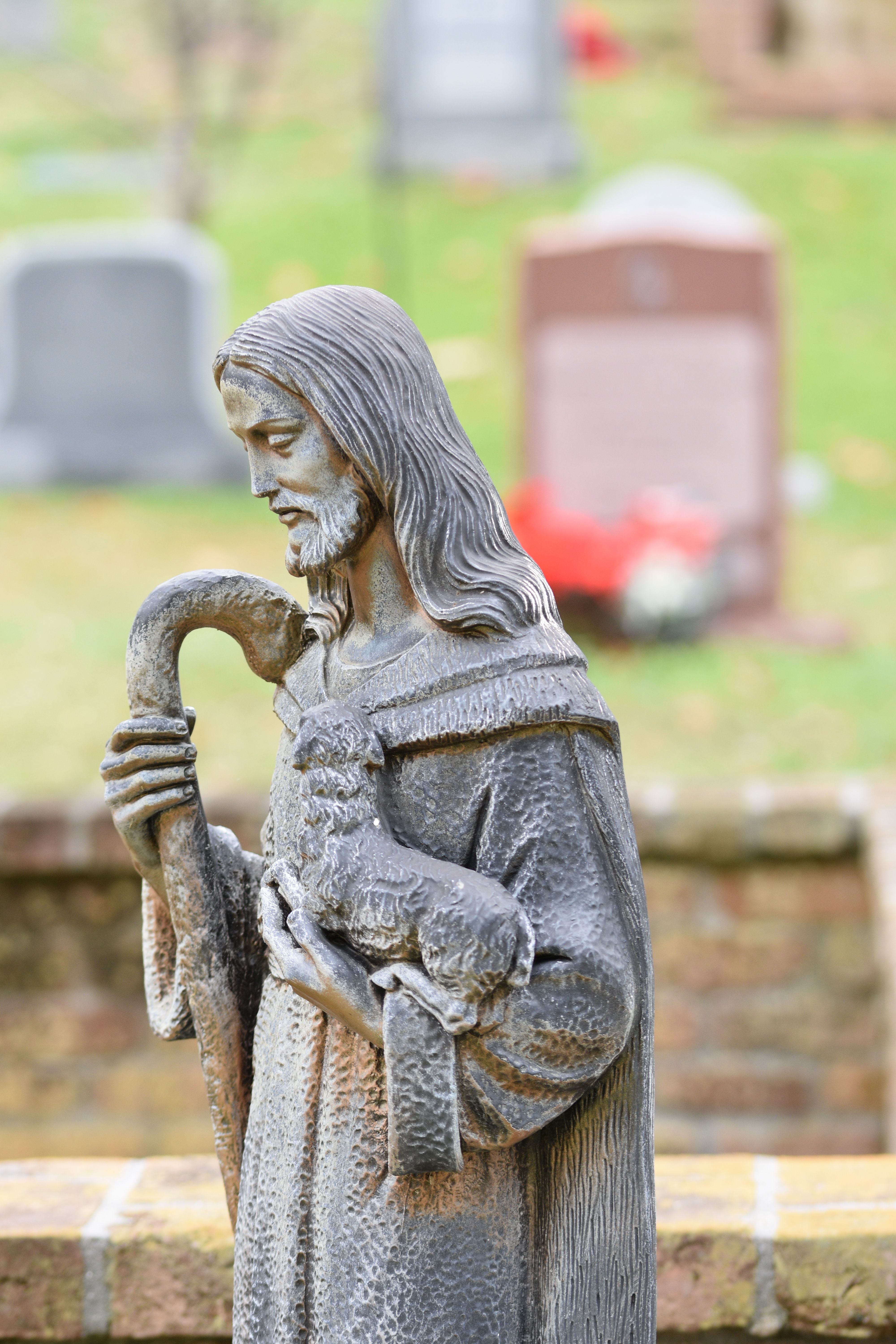 Jesus Christ Statue in Cemetery · Free Stock Photo