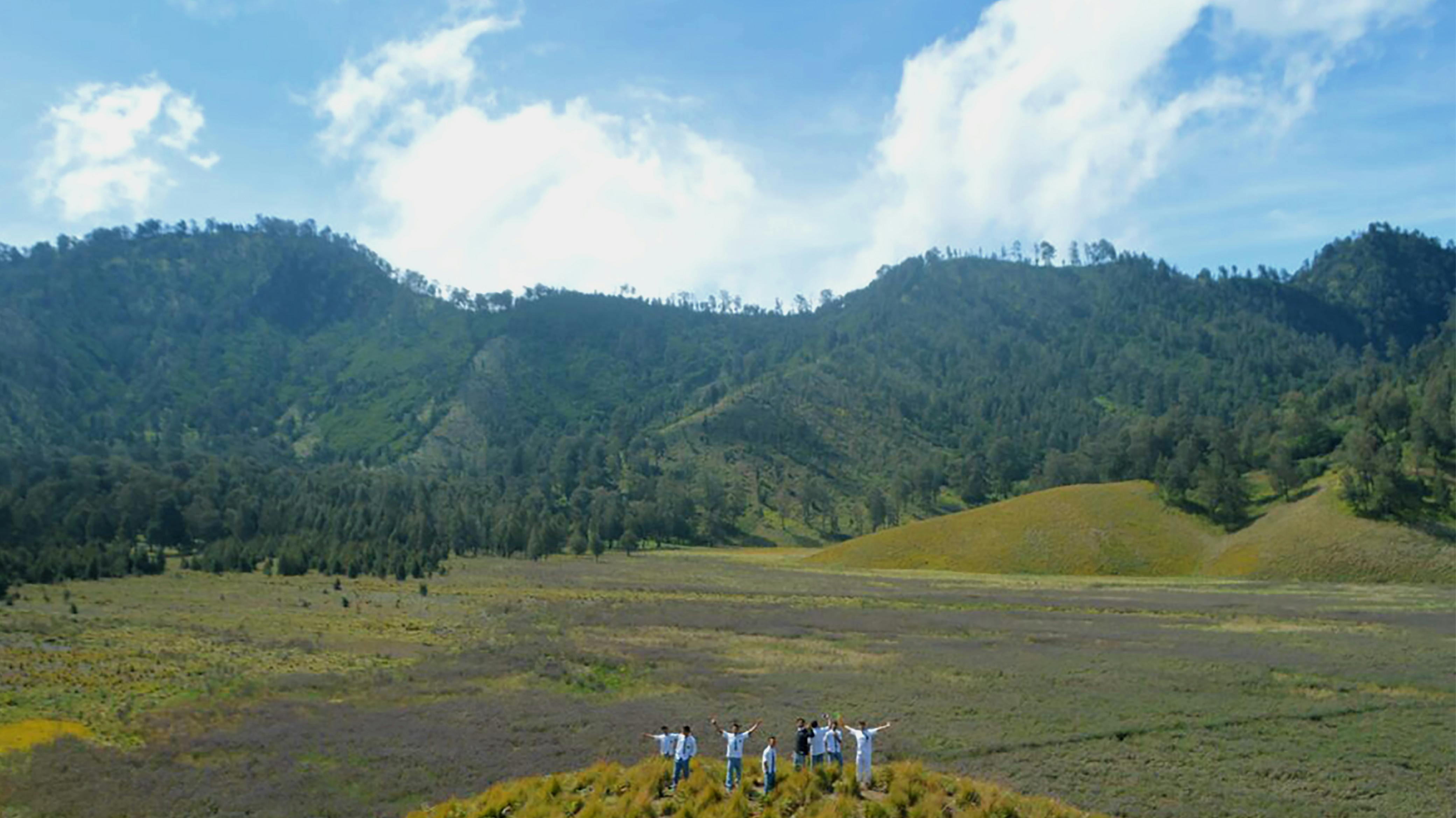 Semeru 8 Photos & Videos Collected by Adam Fairus