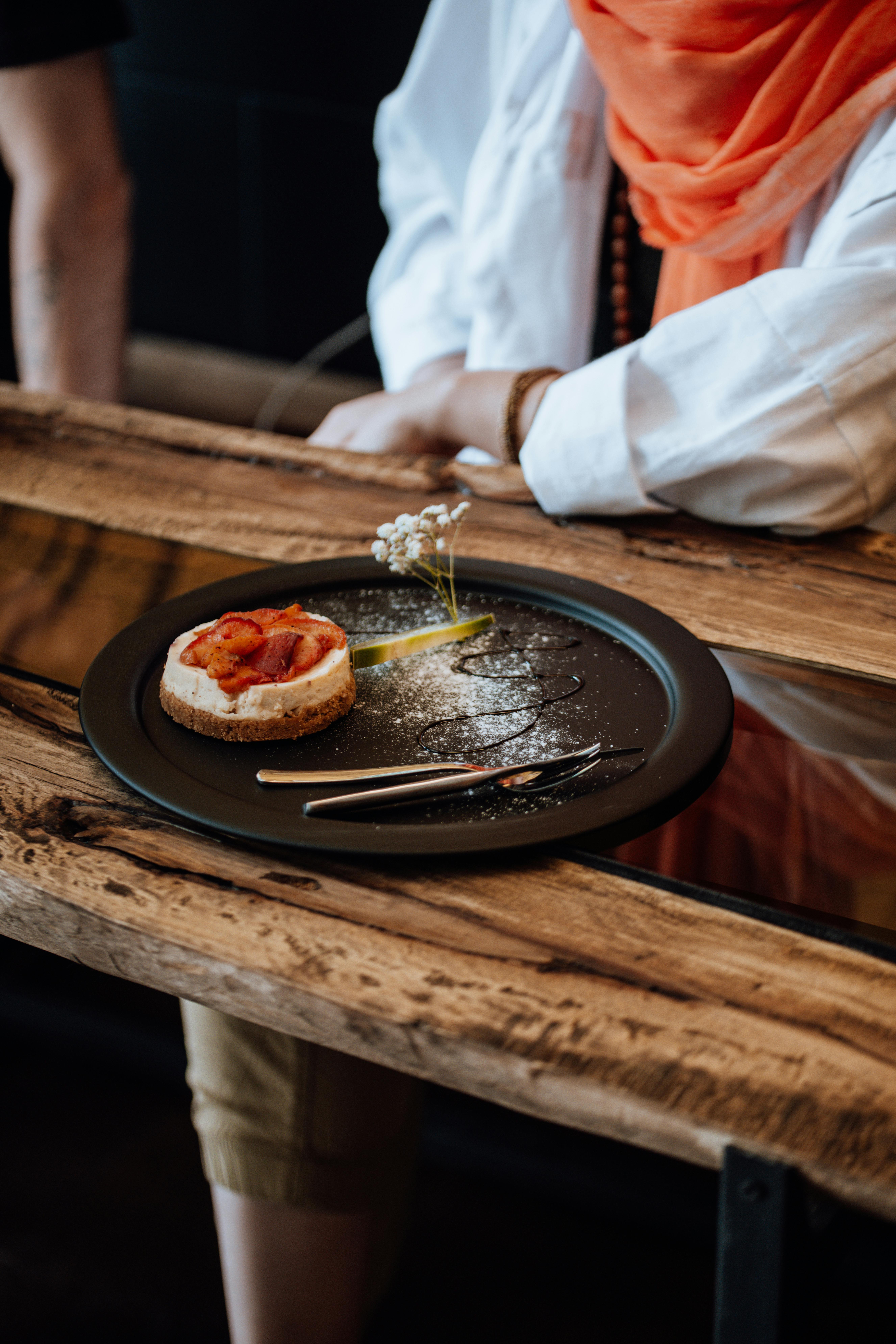 King Eating Confectionary Photos, Download The BEST Free King Eating ...