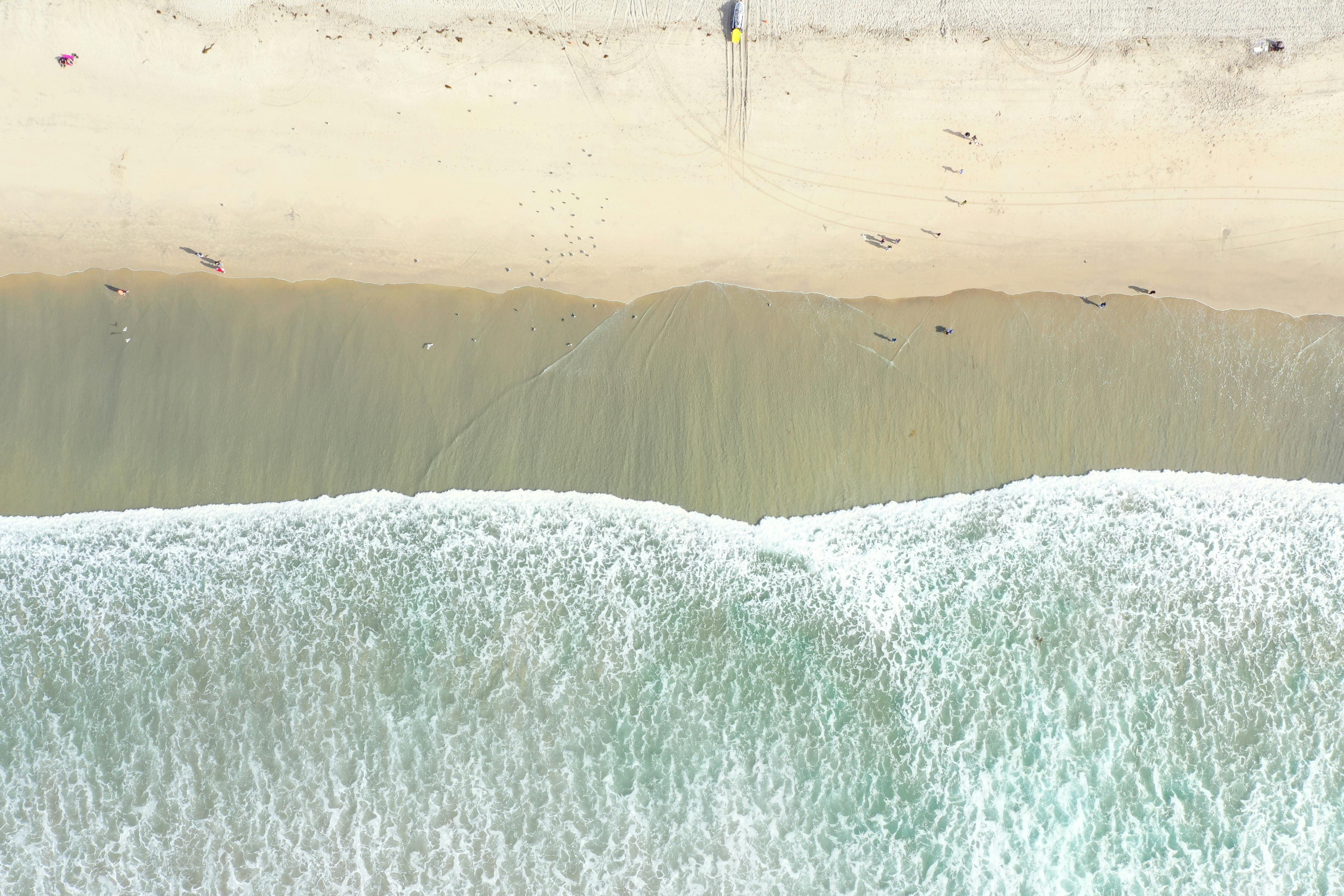 Aerial Photography of a Shore · Free Stock Photo