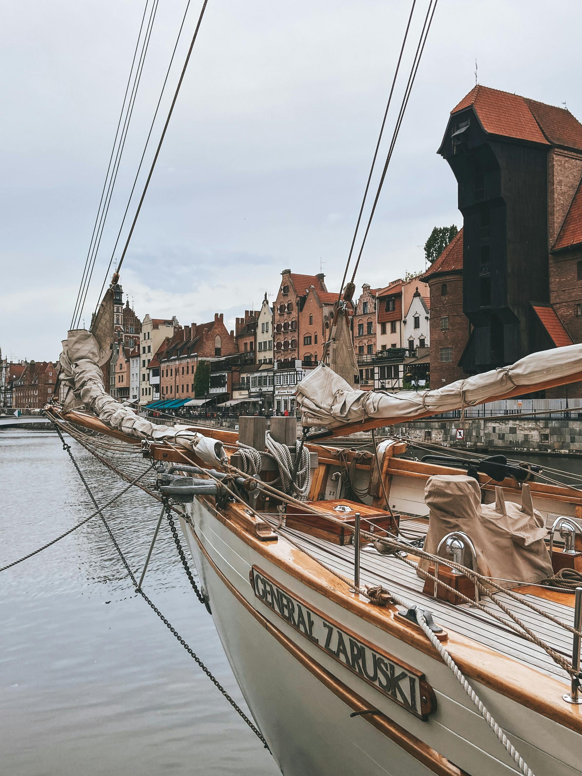 Sealing Boat Photos, Download The BEST Free Sealing Boat Stock Photos ...