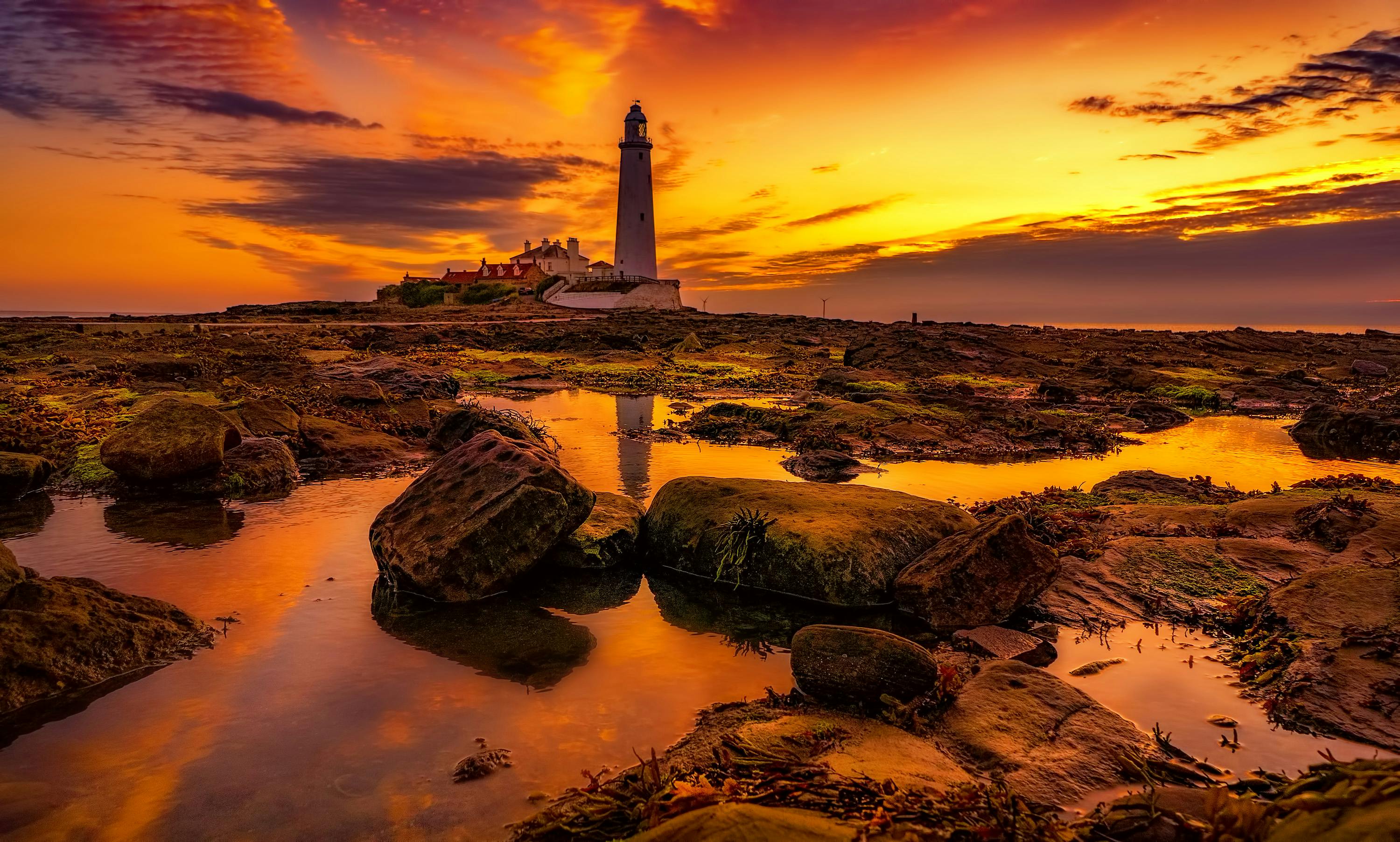 White Lighthouse during Golden Hour · Free Stock Photo