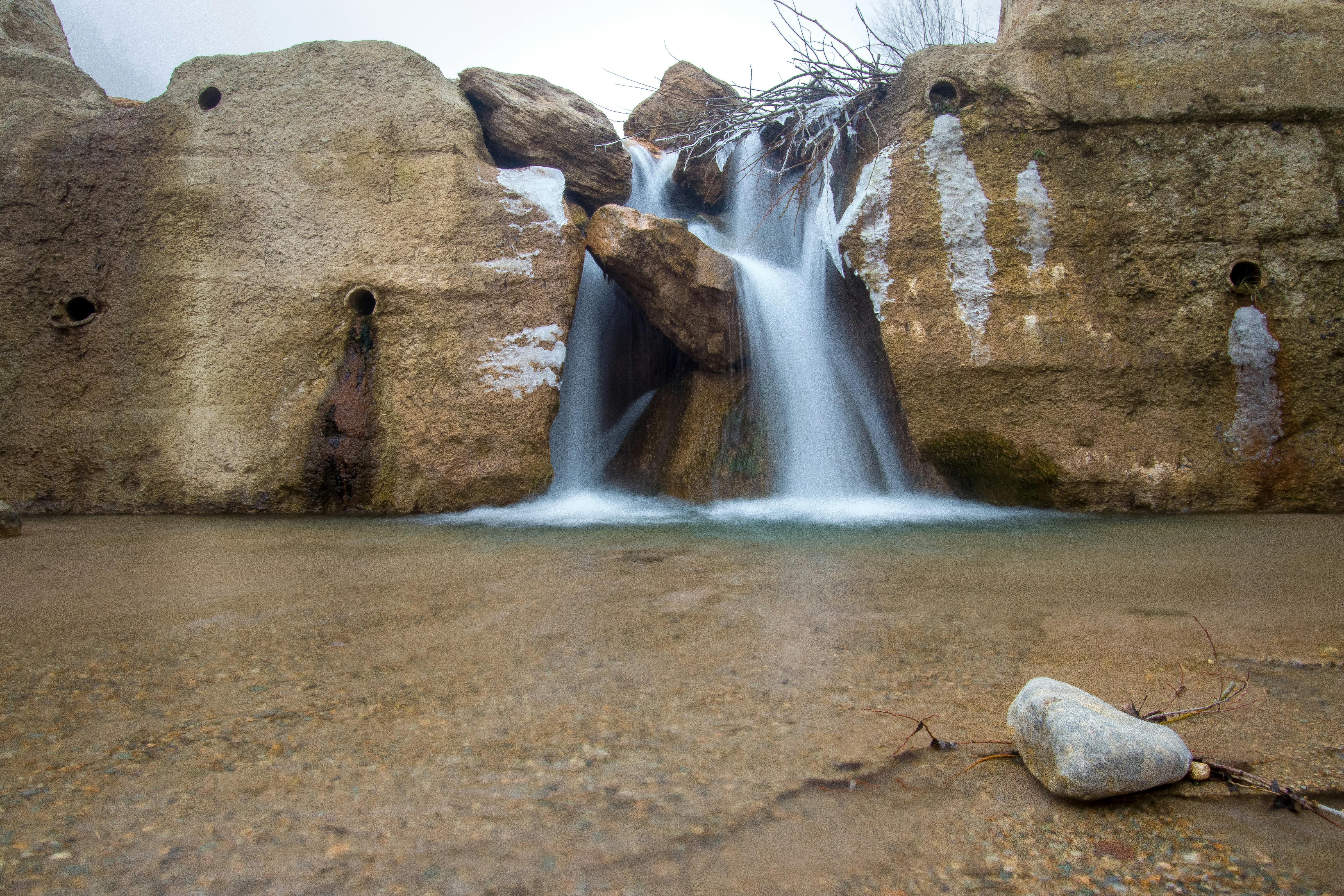 Scenic Rocky Cascade · Free Stock Photo