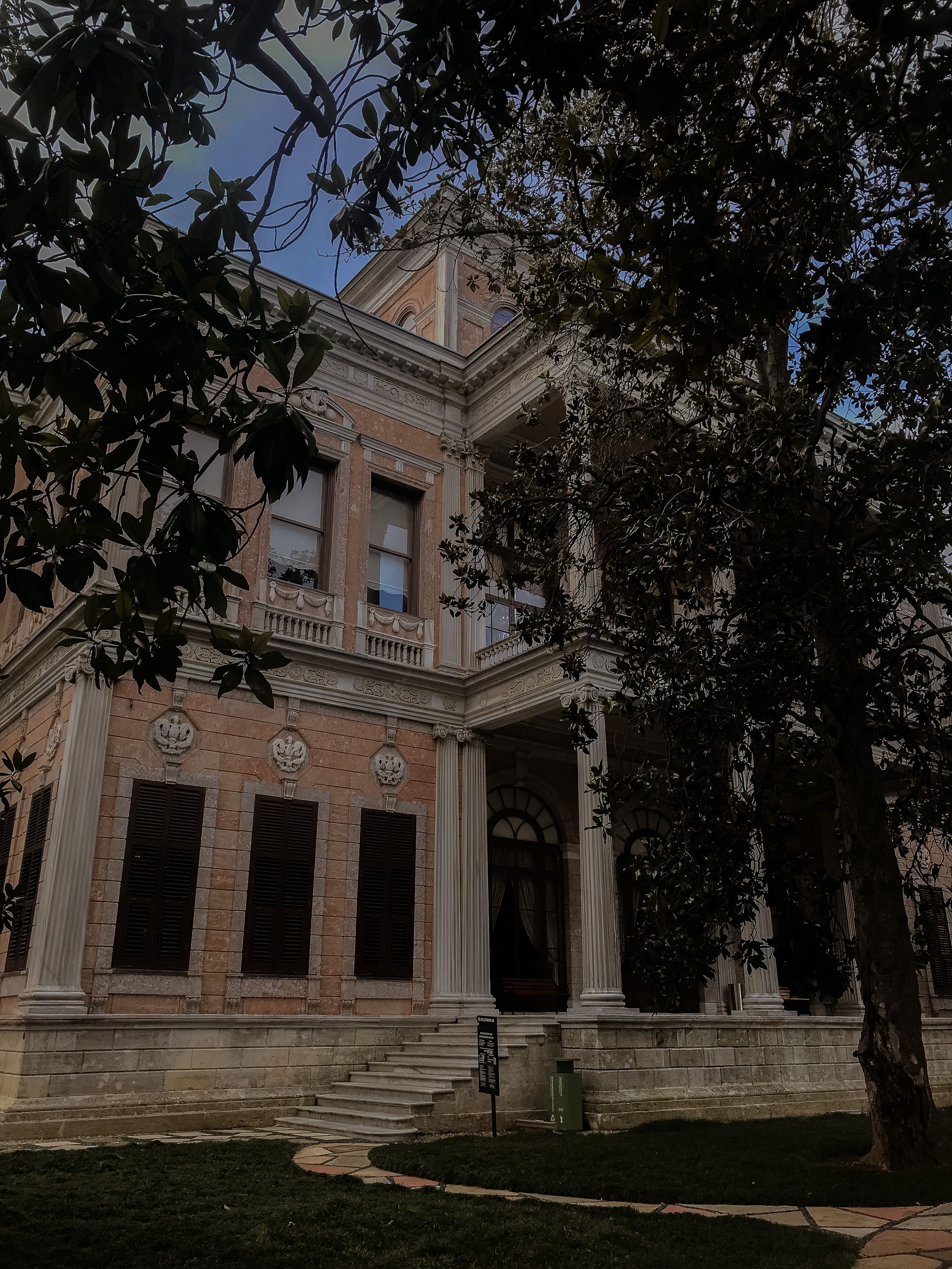 Low Angle Shot Beykoz Mecidiye Pavilion · Free Stock Photo