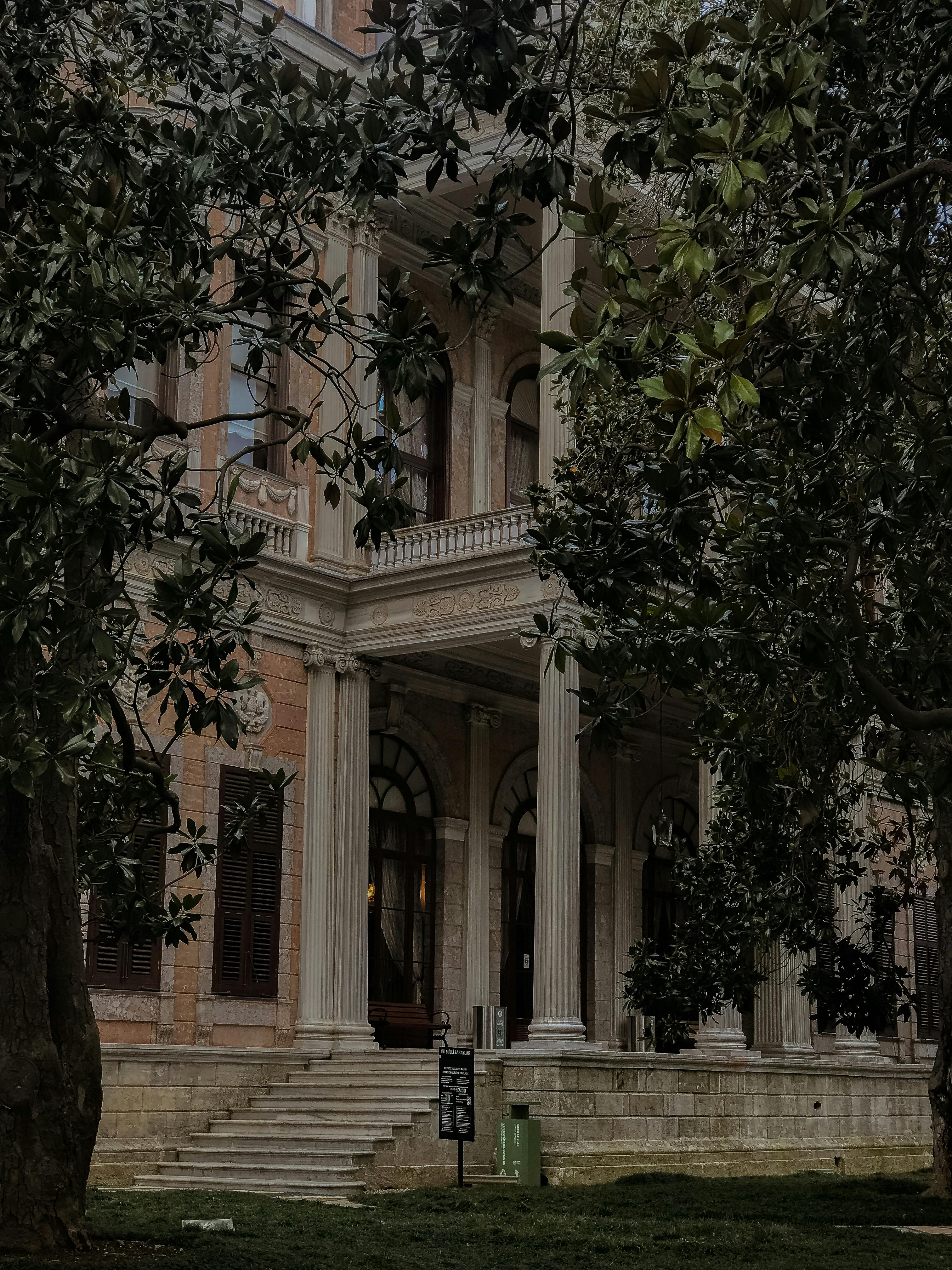 Castle Pillars Photos, Download The BEST Free Castle Pillars Stock ...