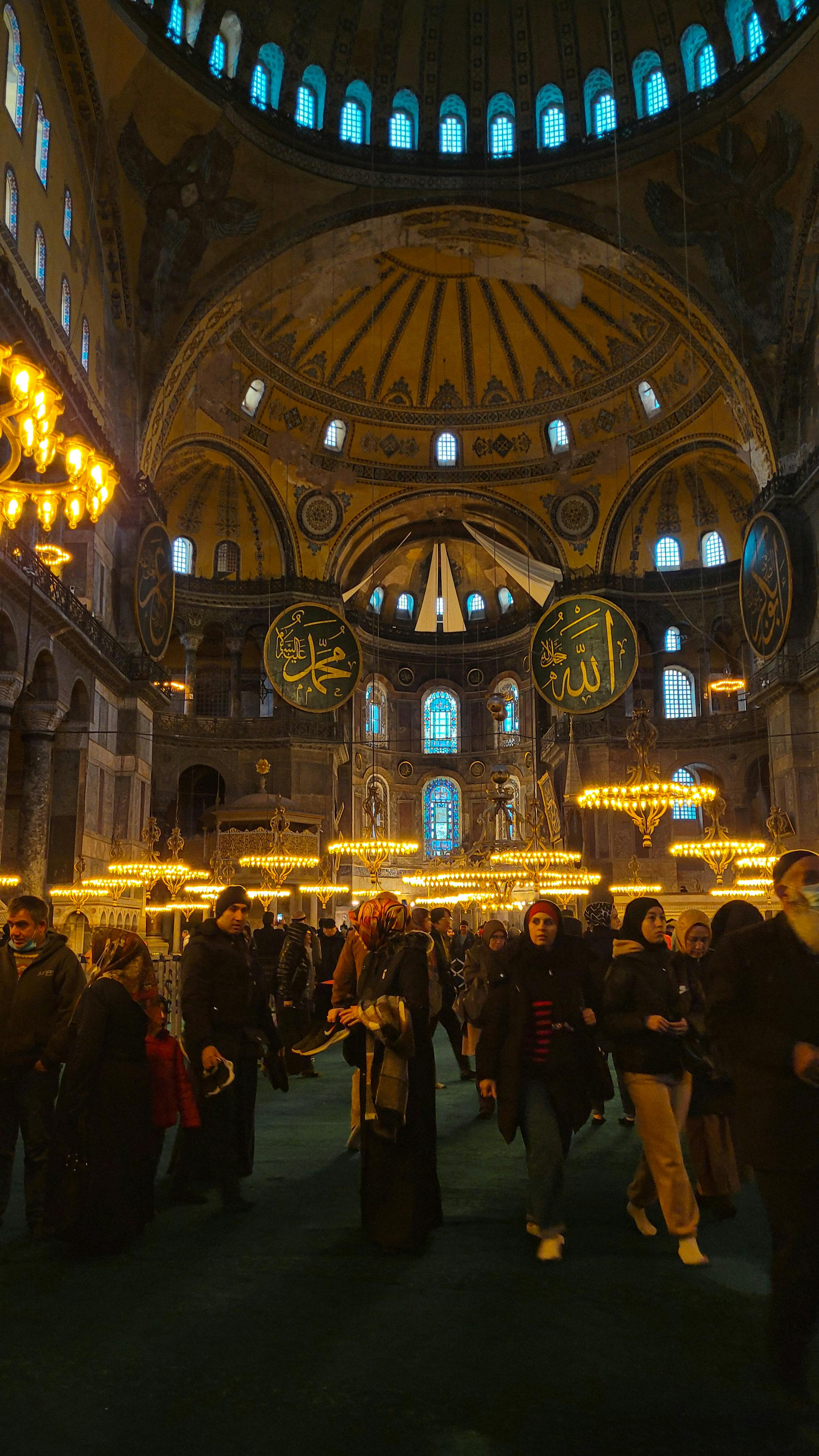 A Crowd Praying in the Hagia Sophia Mosque, Istanbul, Turkey · Free ...