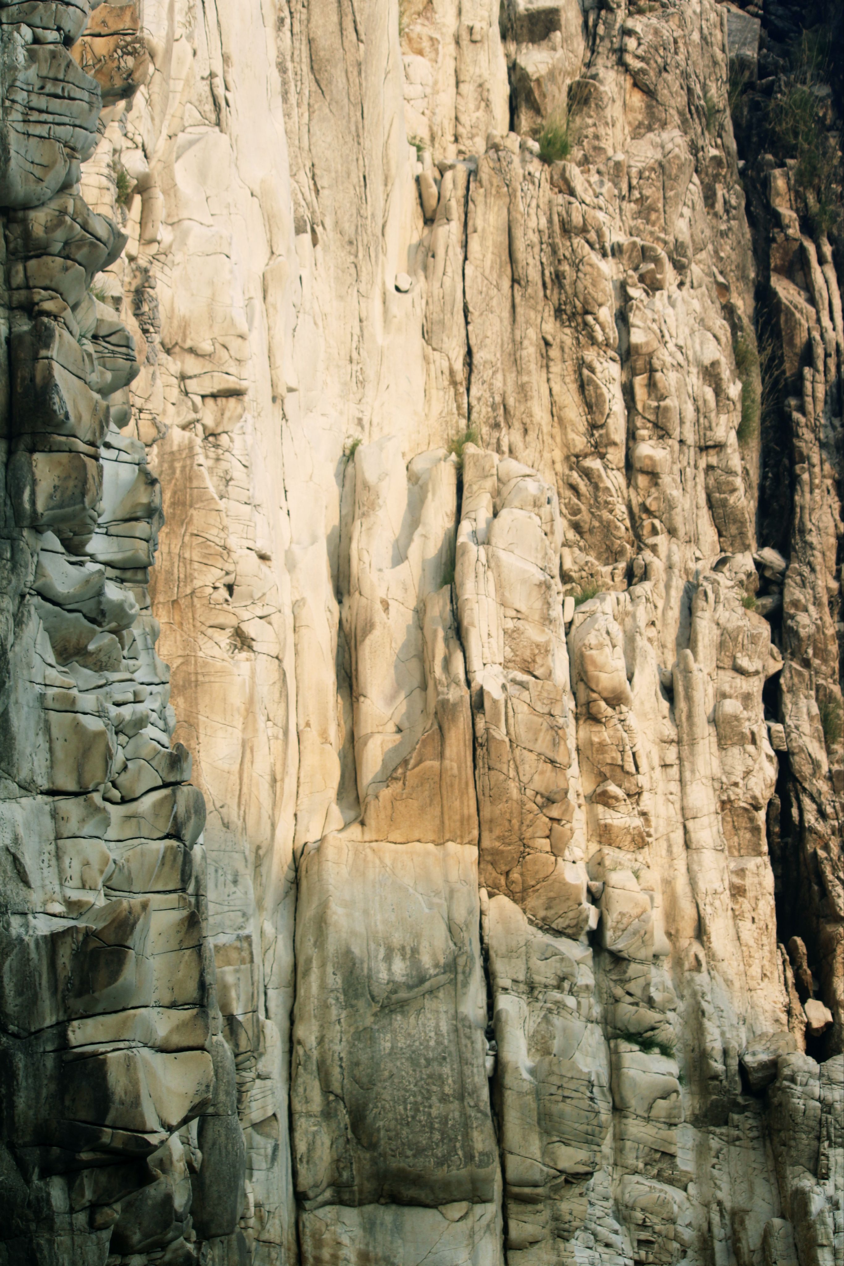 Close-up of Rock Formation · Free Stock Photo