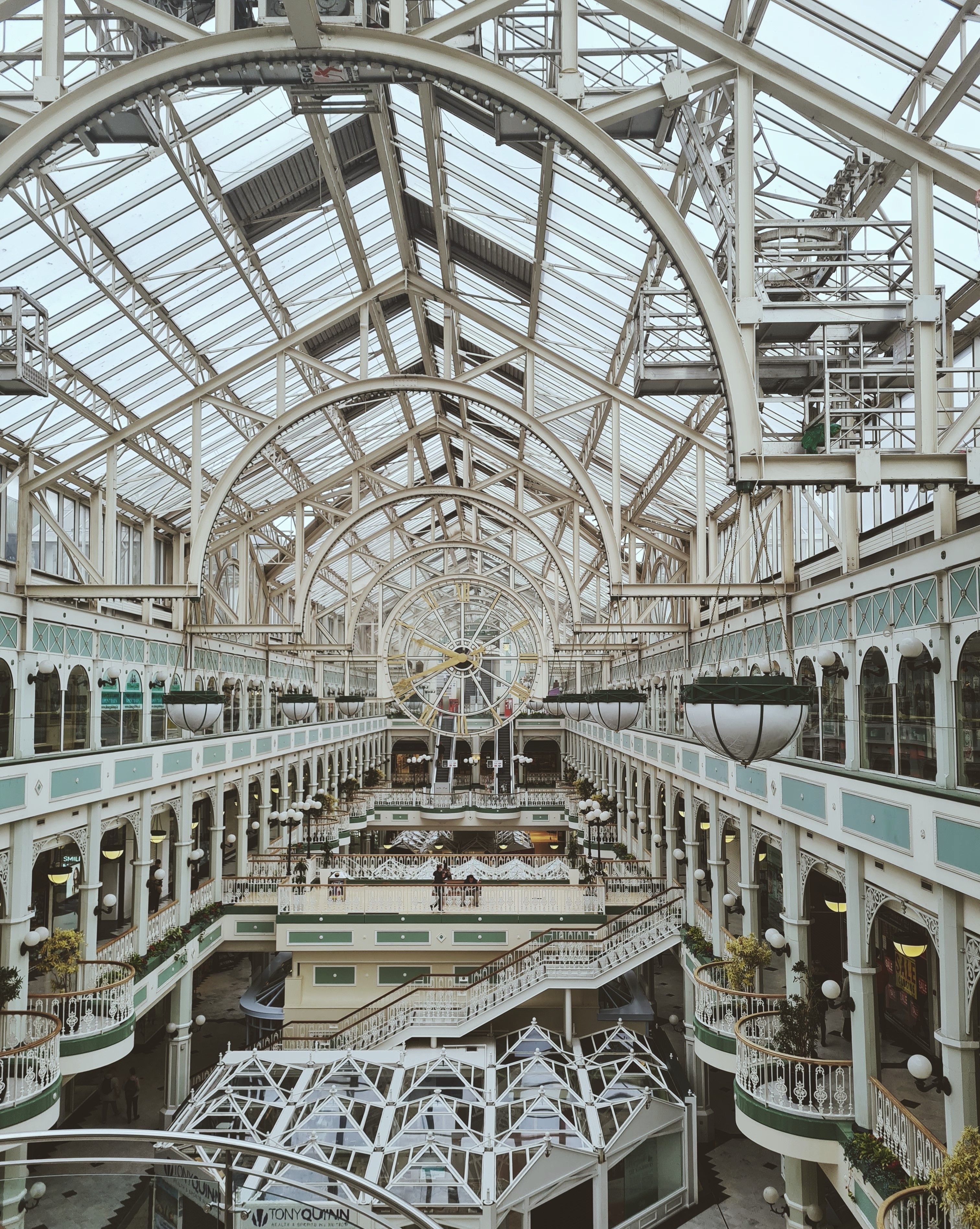 Ceiling in Shopping Mall · Free Stock Photo