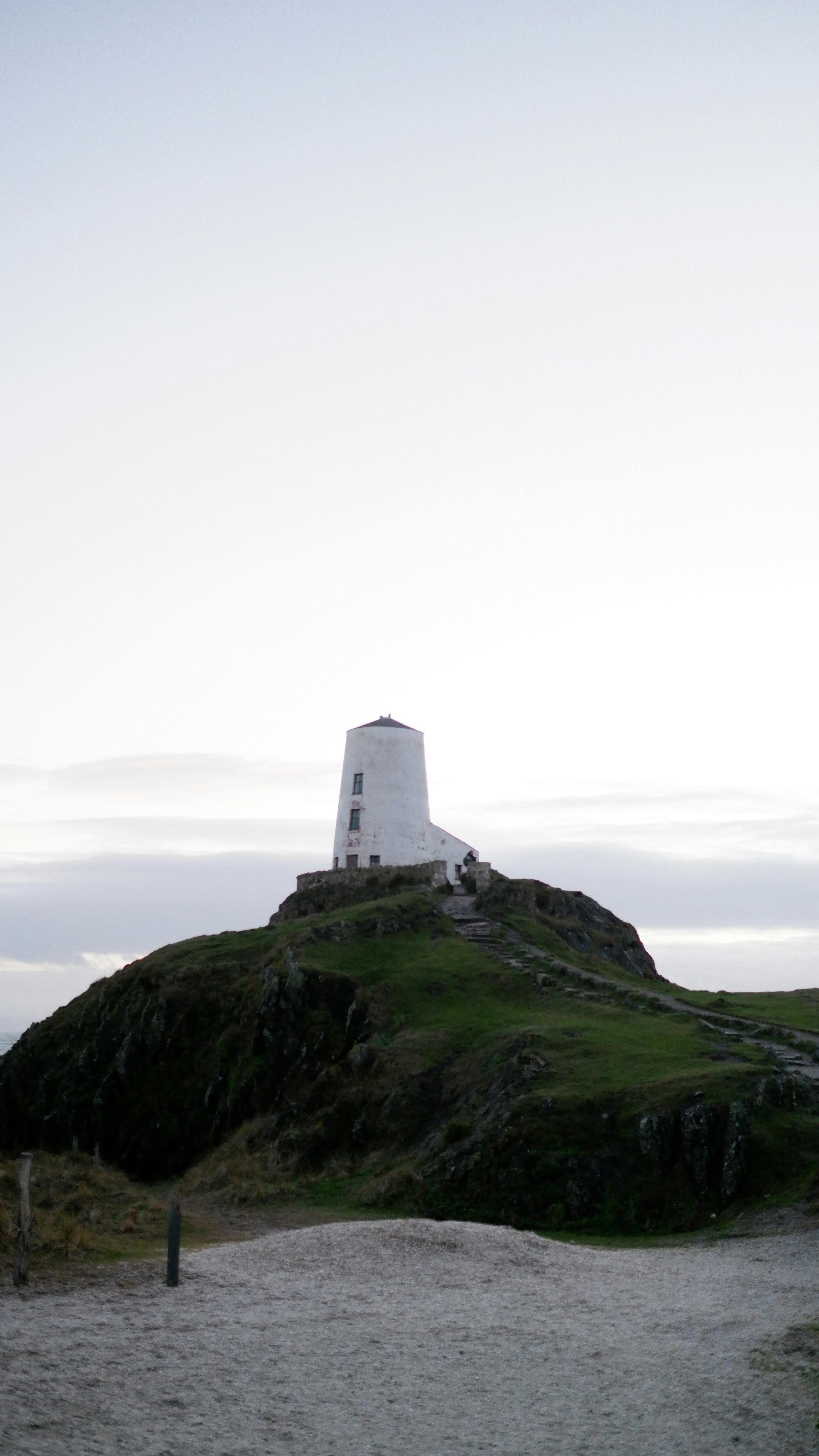 Twr Mawr Lighthouse on Ynys Llanddwyn Island · Free Stock Photo
