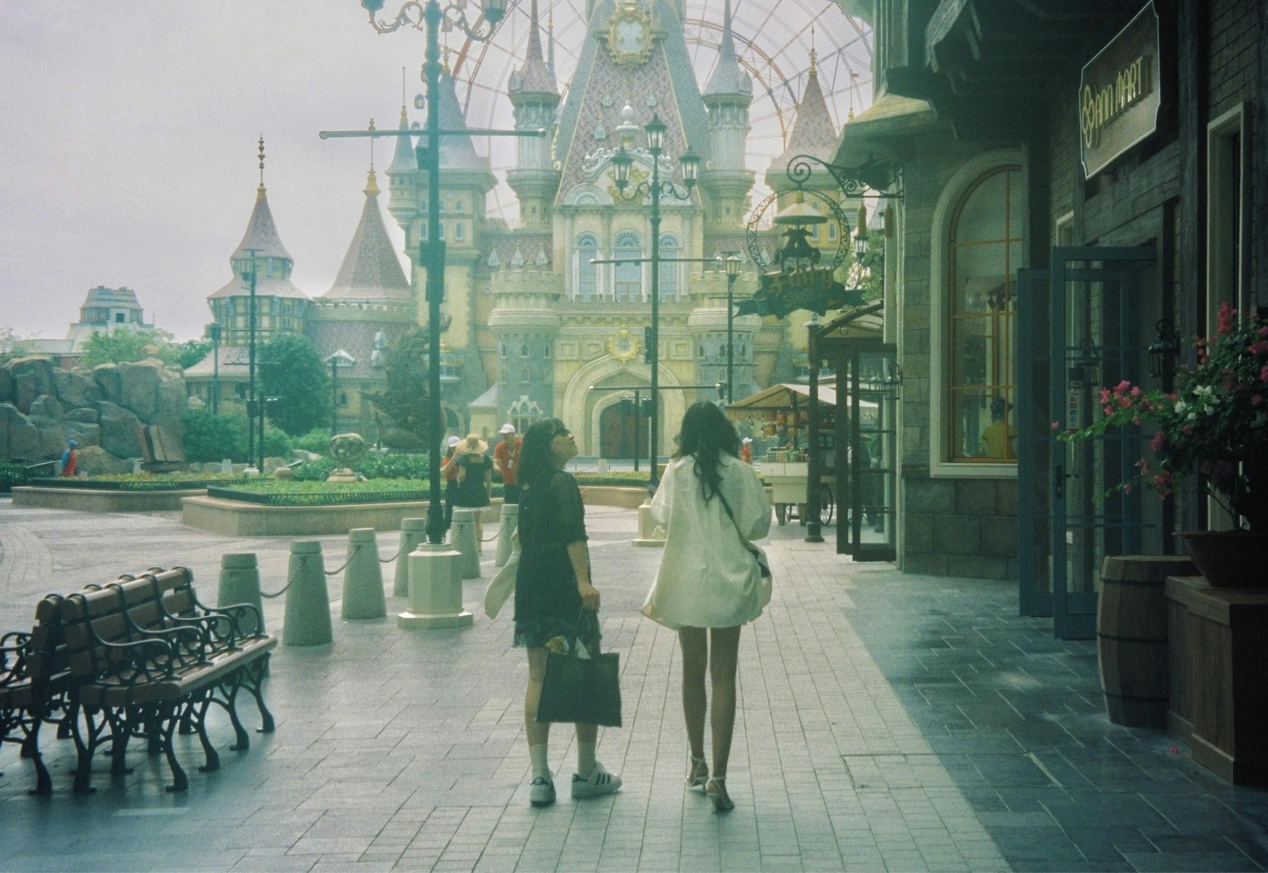 Best Friends Back View Photos, Download The BEST Free Best Friends Back ...