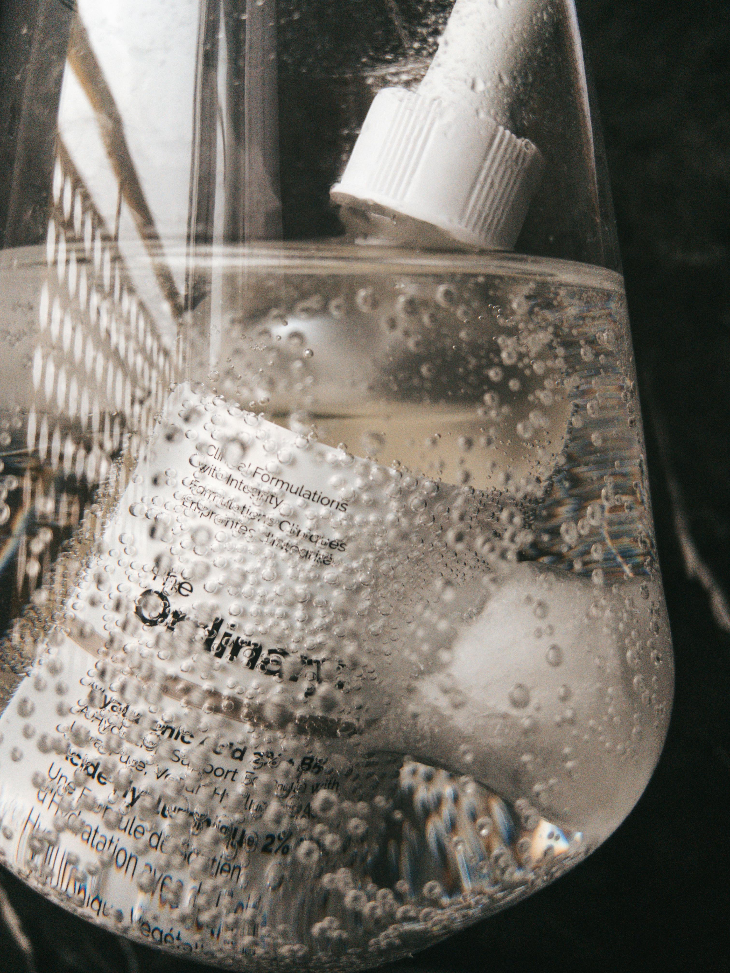 Dropper Bottle of Hyaluronic Acid 2 + B5 Cooled with Ice Cubes · Free ...