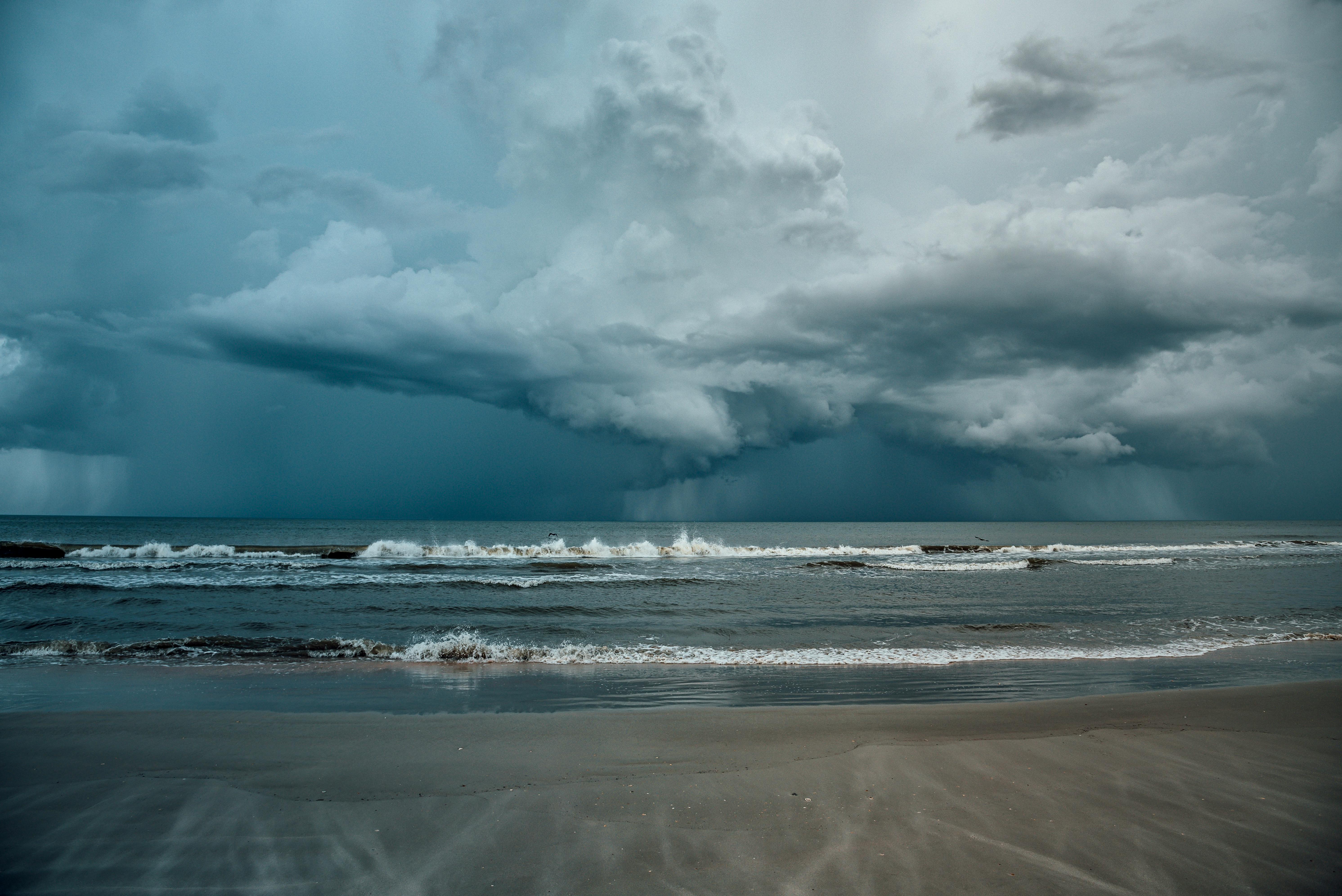 Sea at Cloudy Sunset · Free Stock Photo