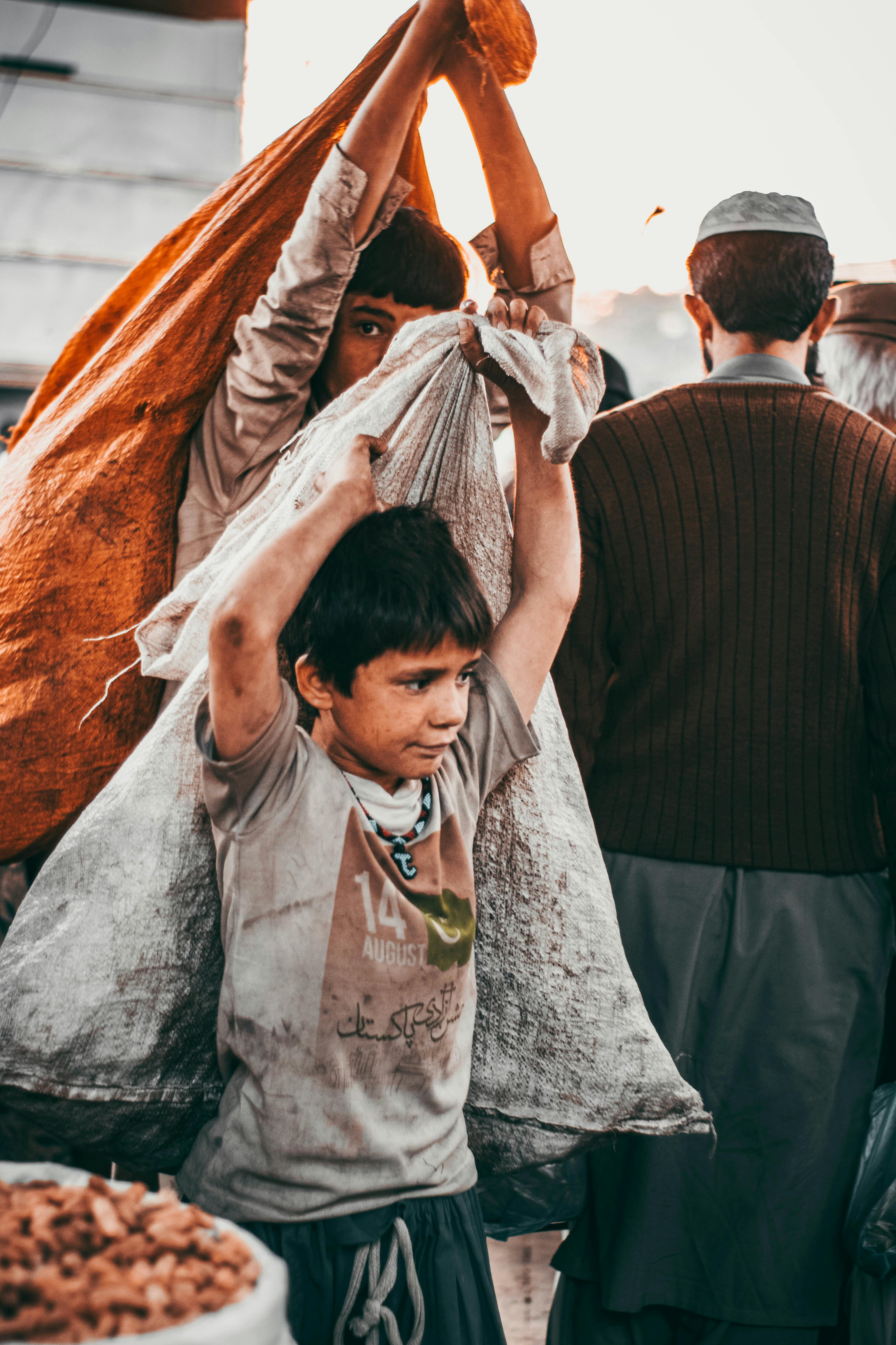 Labour Carrying Sacks Photos, Download The BEST Free Labour Carrying ...