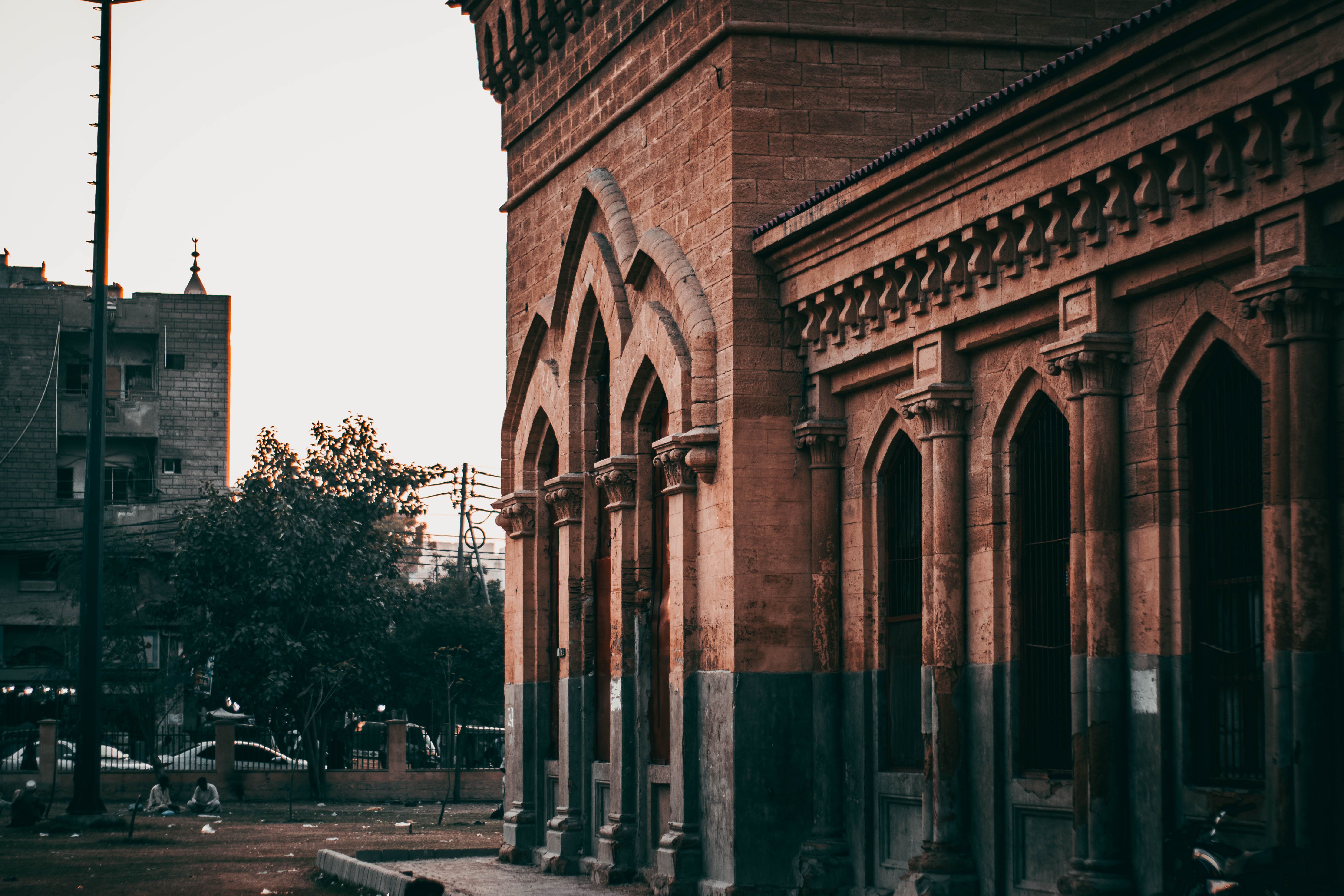 Building Facade on City Street · Free Stock Photo