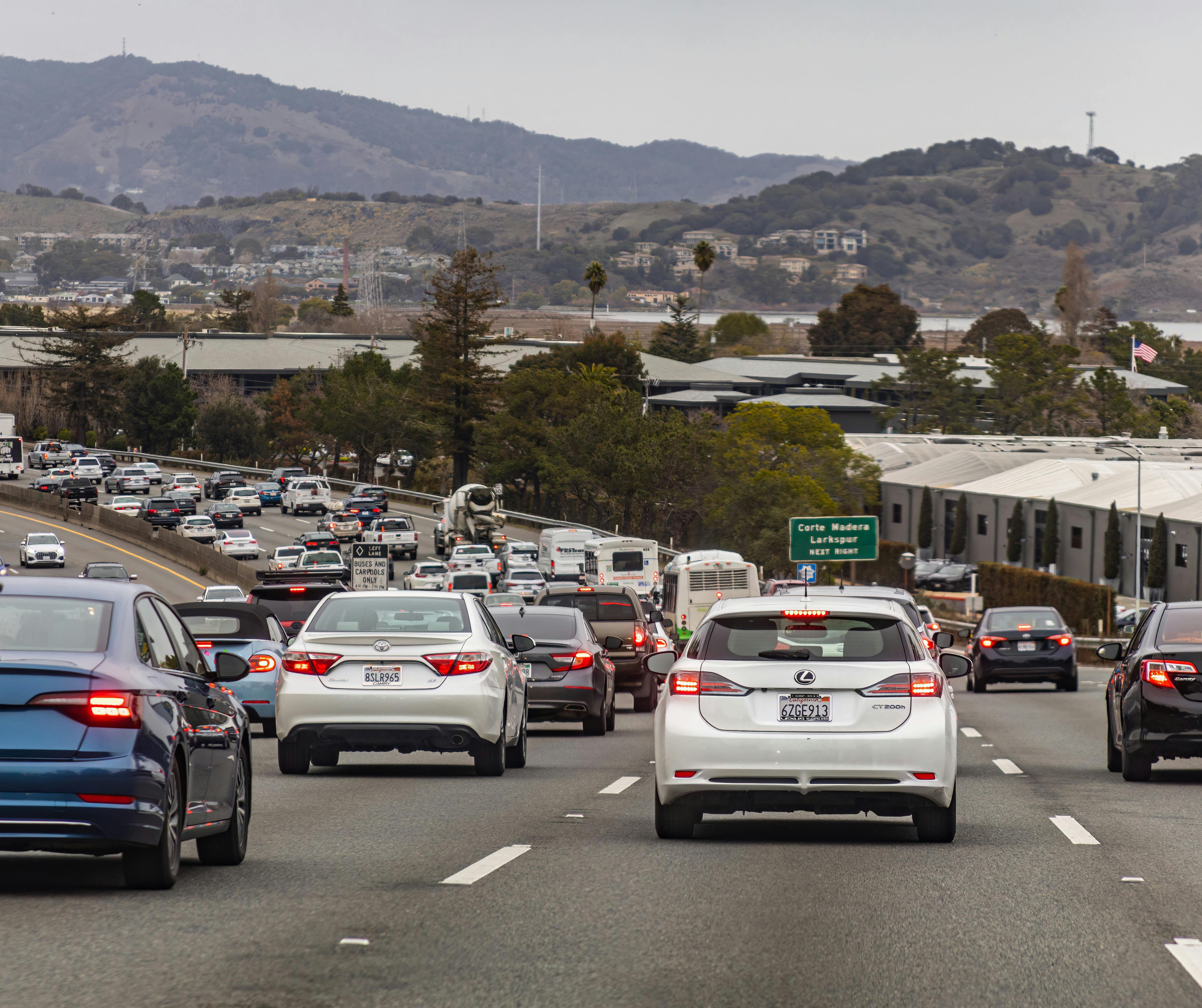 Cars on Highway · Free Stock Photo