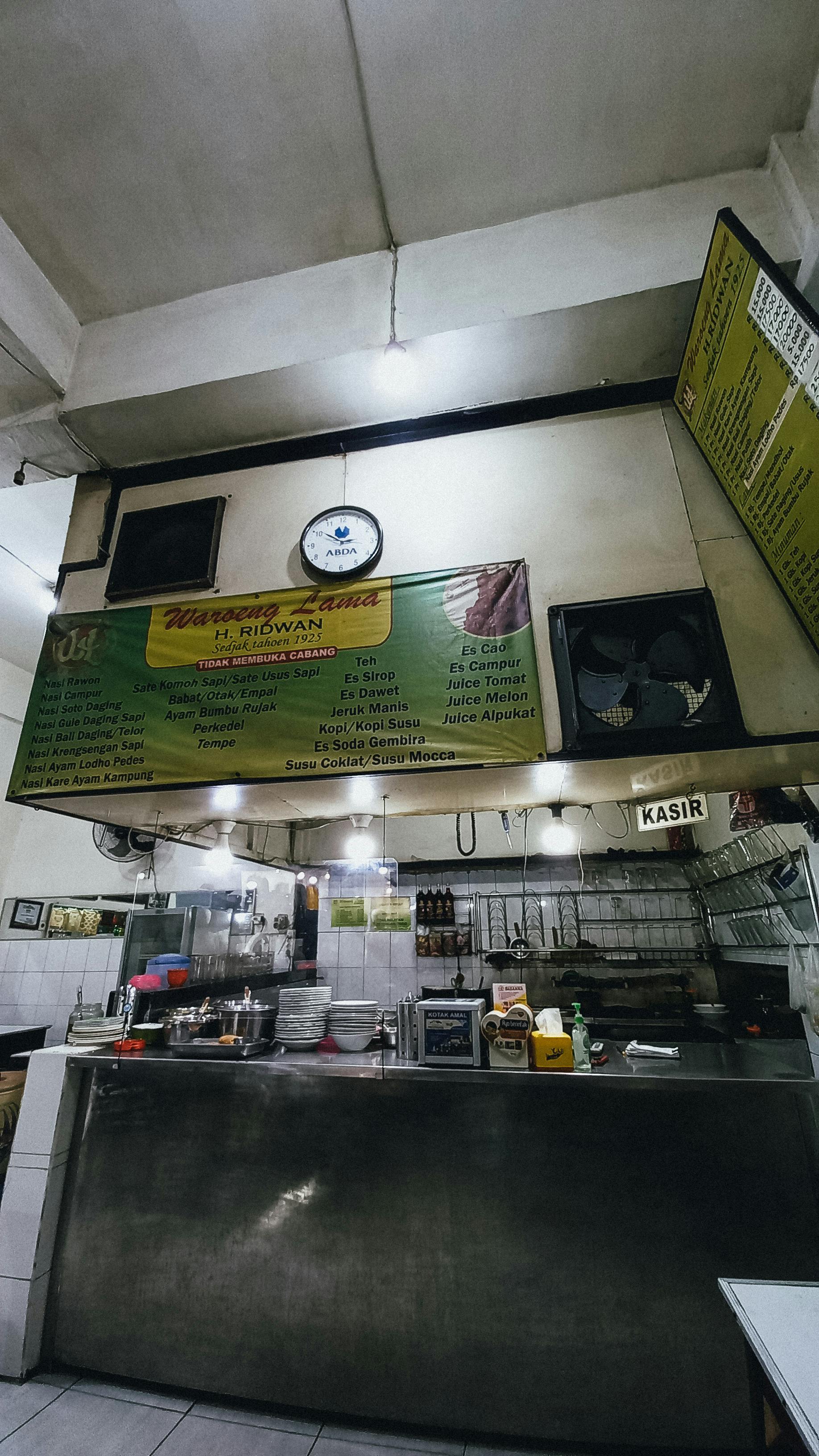 Random 65 Photos & Videos Collected by Adam Fairus