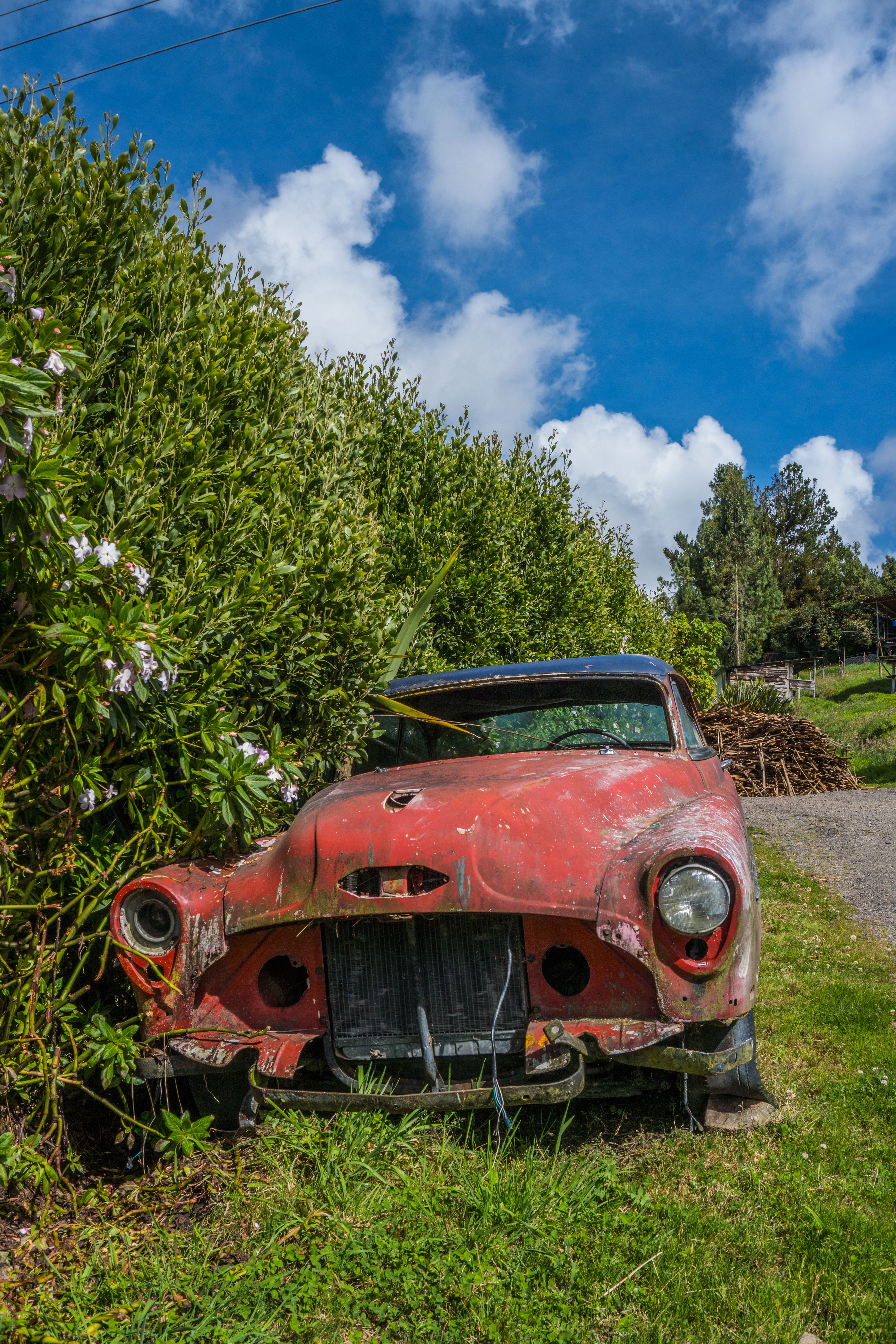 Broken Car on the Side of the Road · Free Stock Photo
