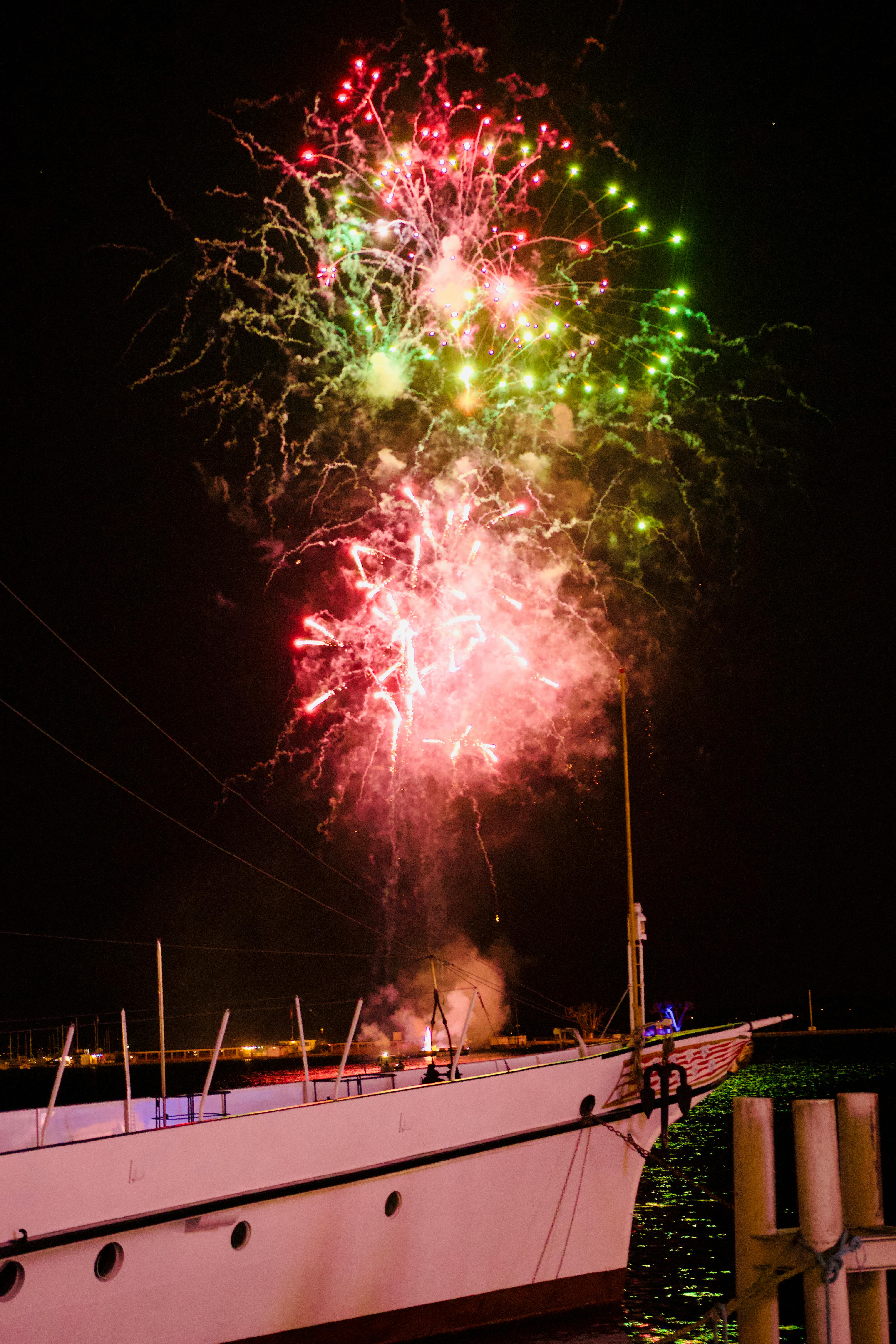 Fireworks over Sea · Free Stock Photo