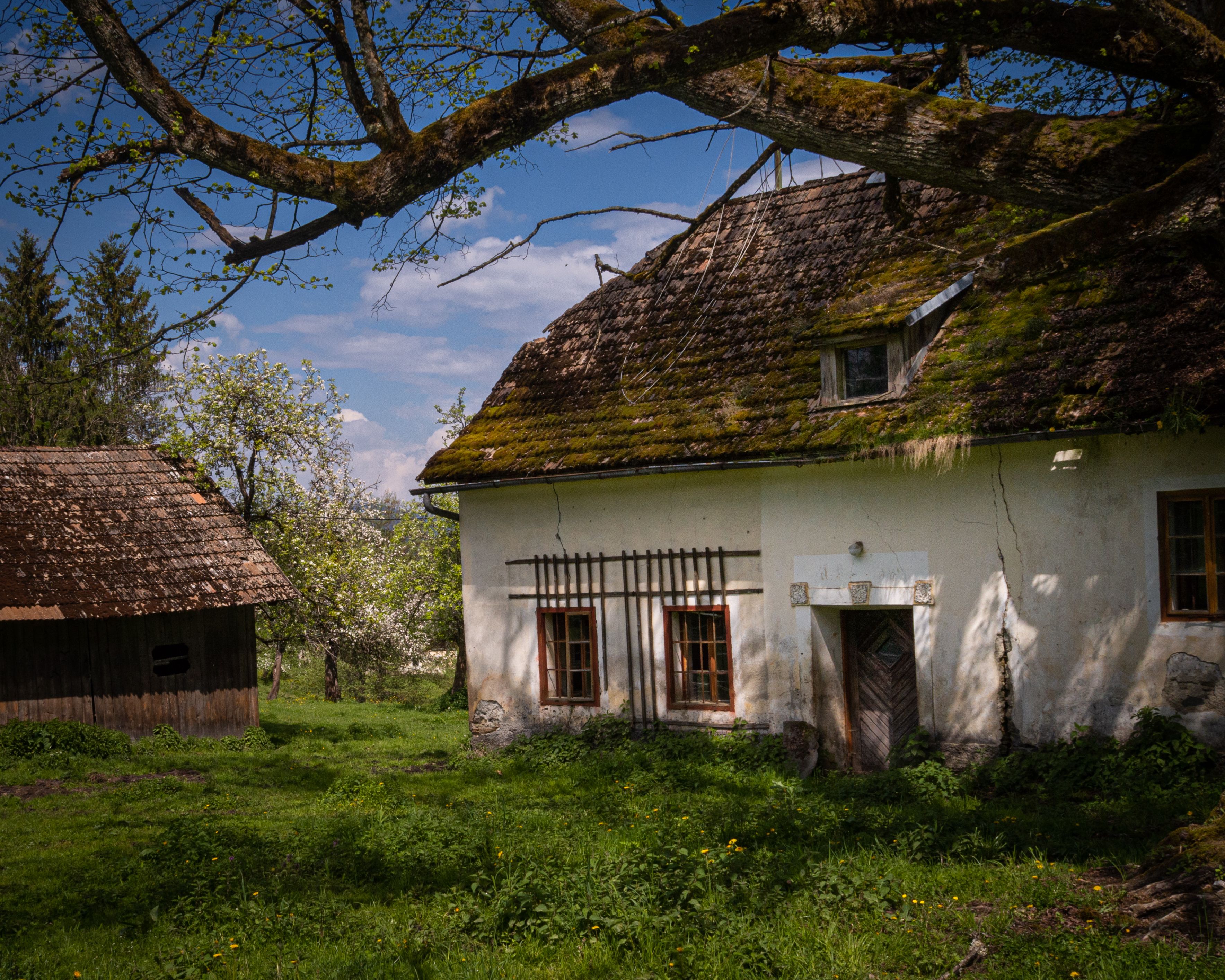 Old Fashioned Village House · Free Stock Photo