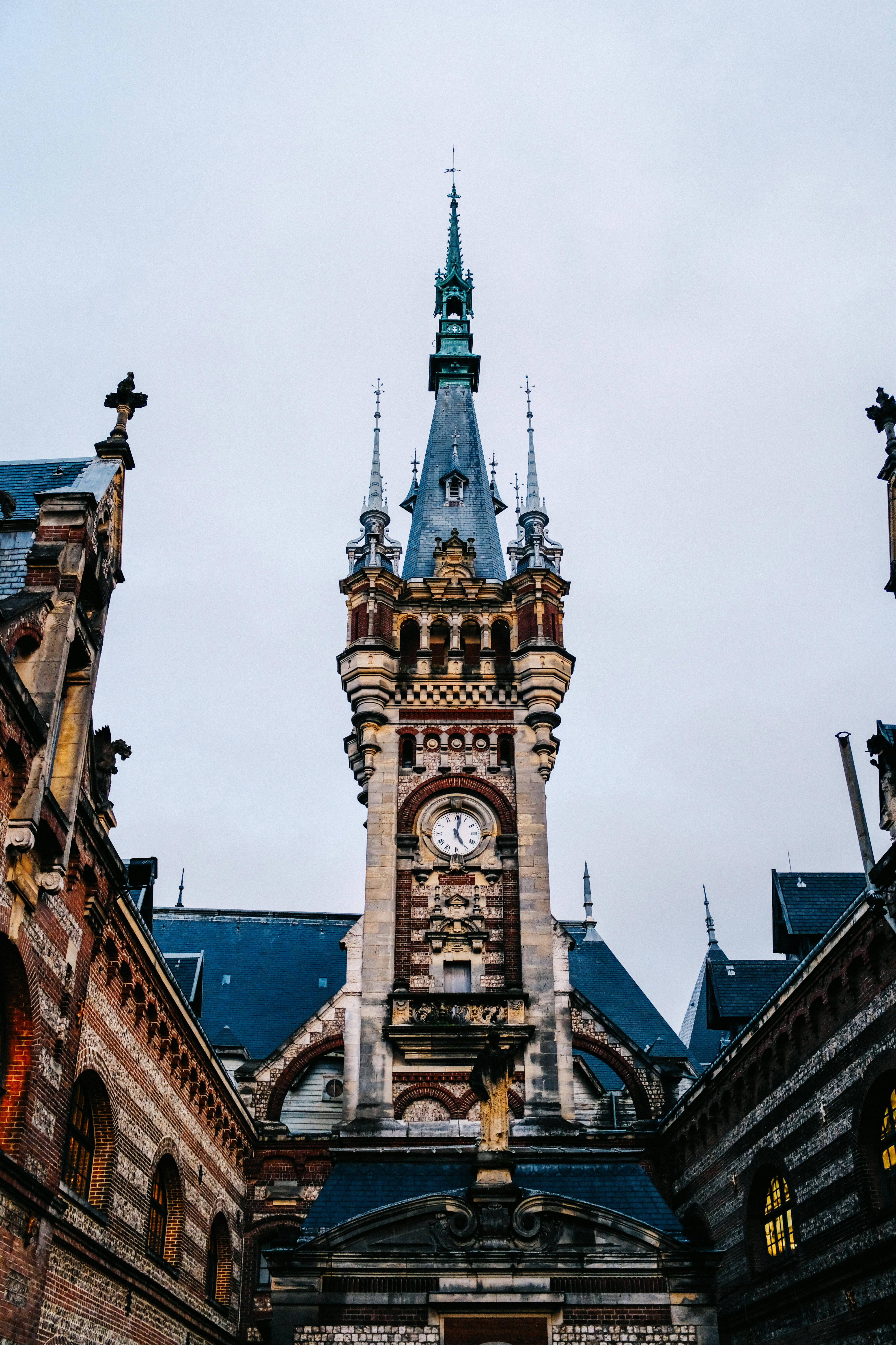 Low Angle Shot of a Clock Tower at One Nimman Mall · Free Stock Photo
