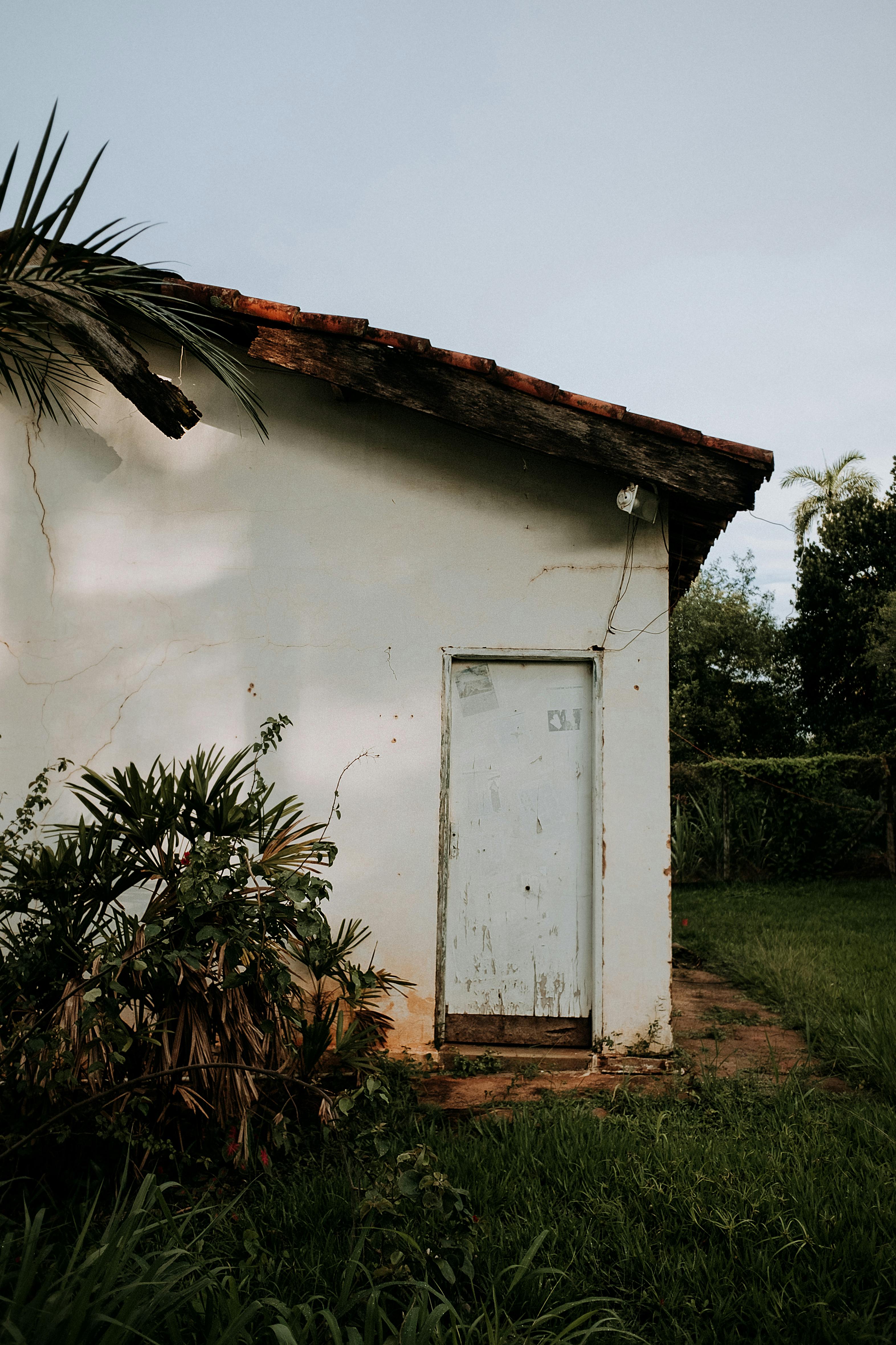 Photo of Weathered Wooden Hut · Free Stock Photo