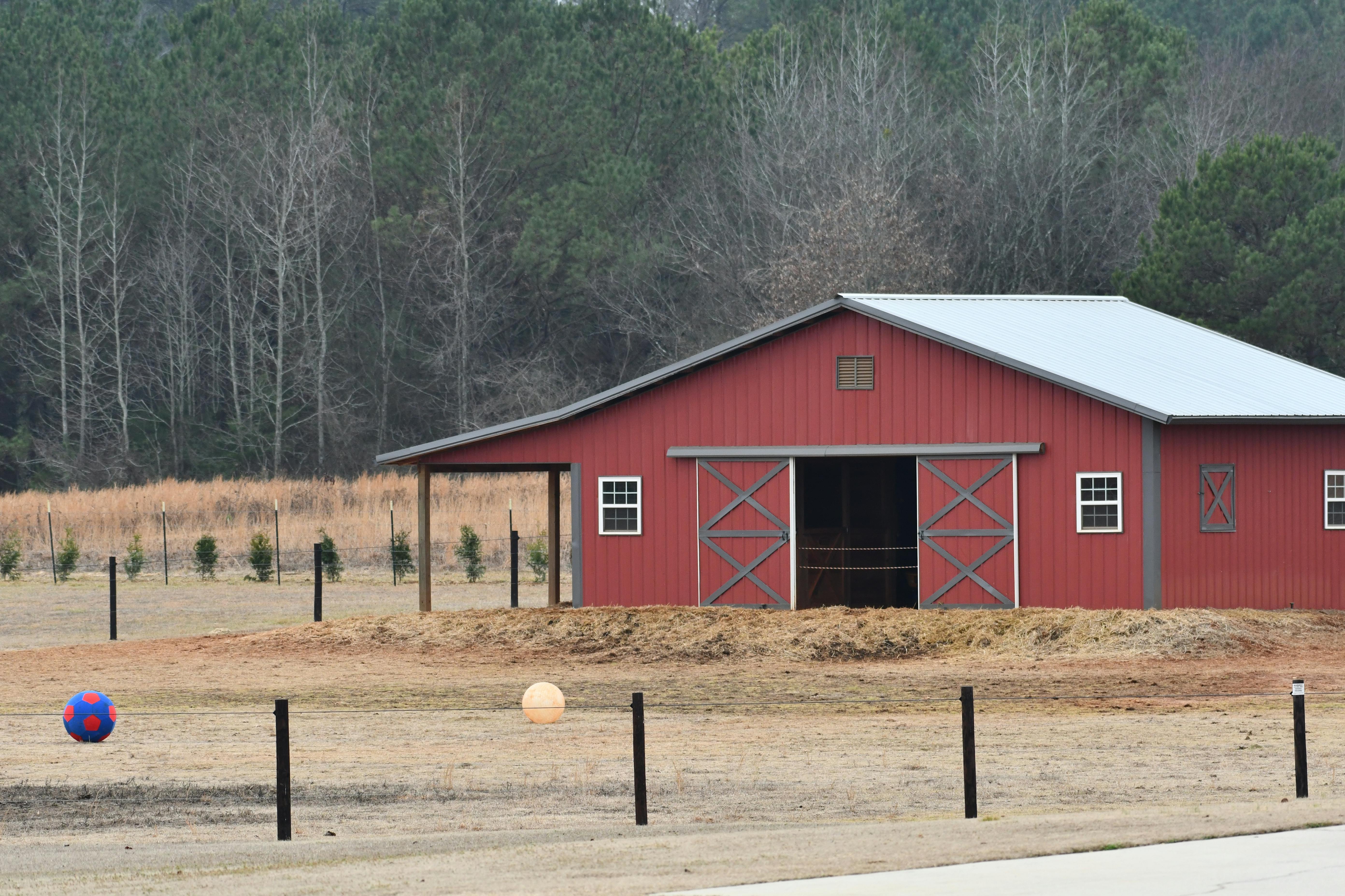 Red Stable Photos, Download The BEST Free Red Stable Stock Photos & HD ...