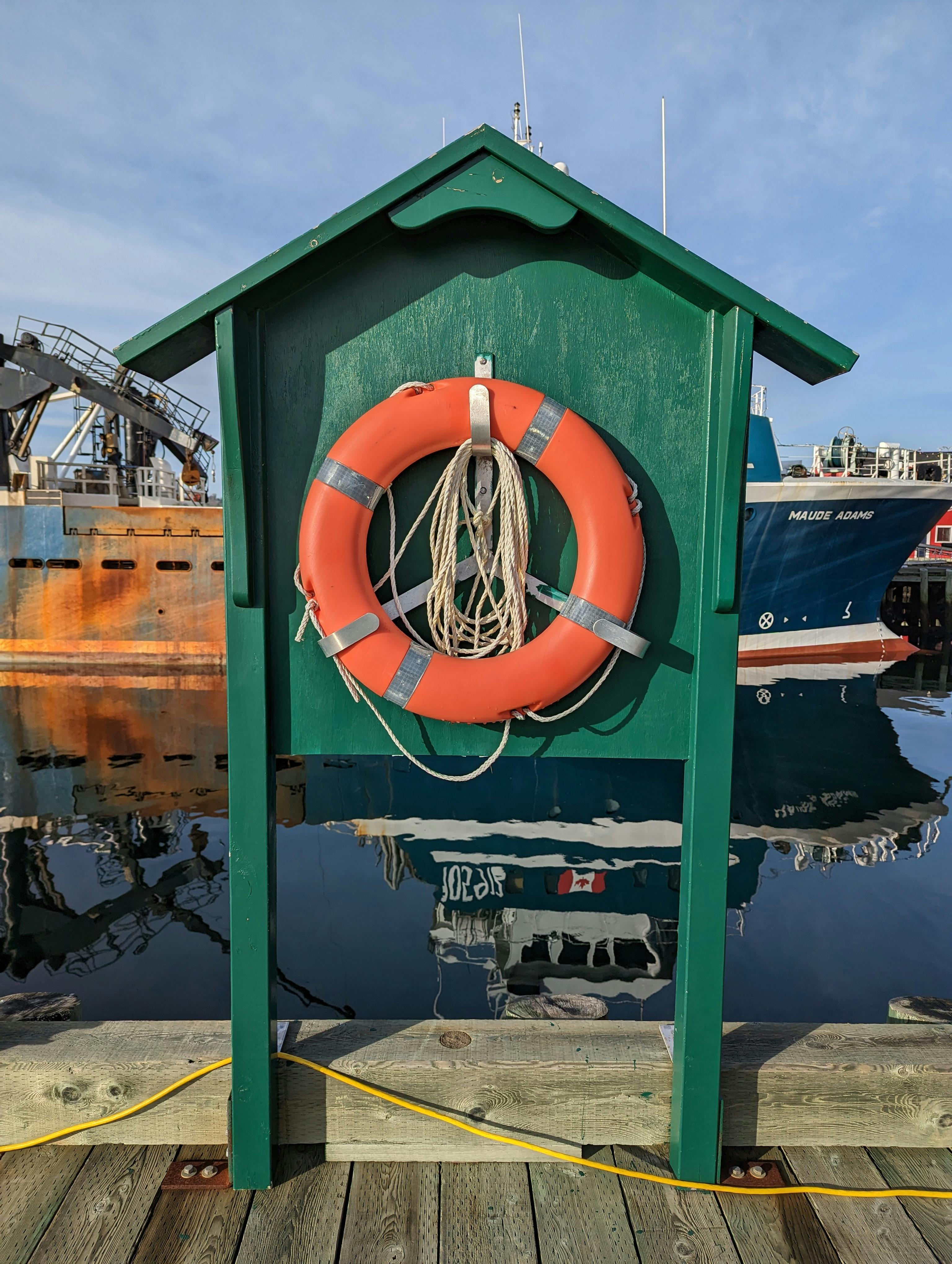 Brown Wooden Diffuser with Smoke · Free Stock Photo