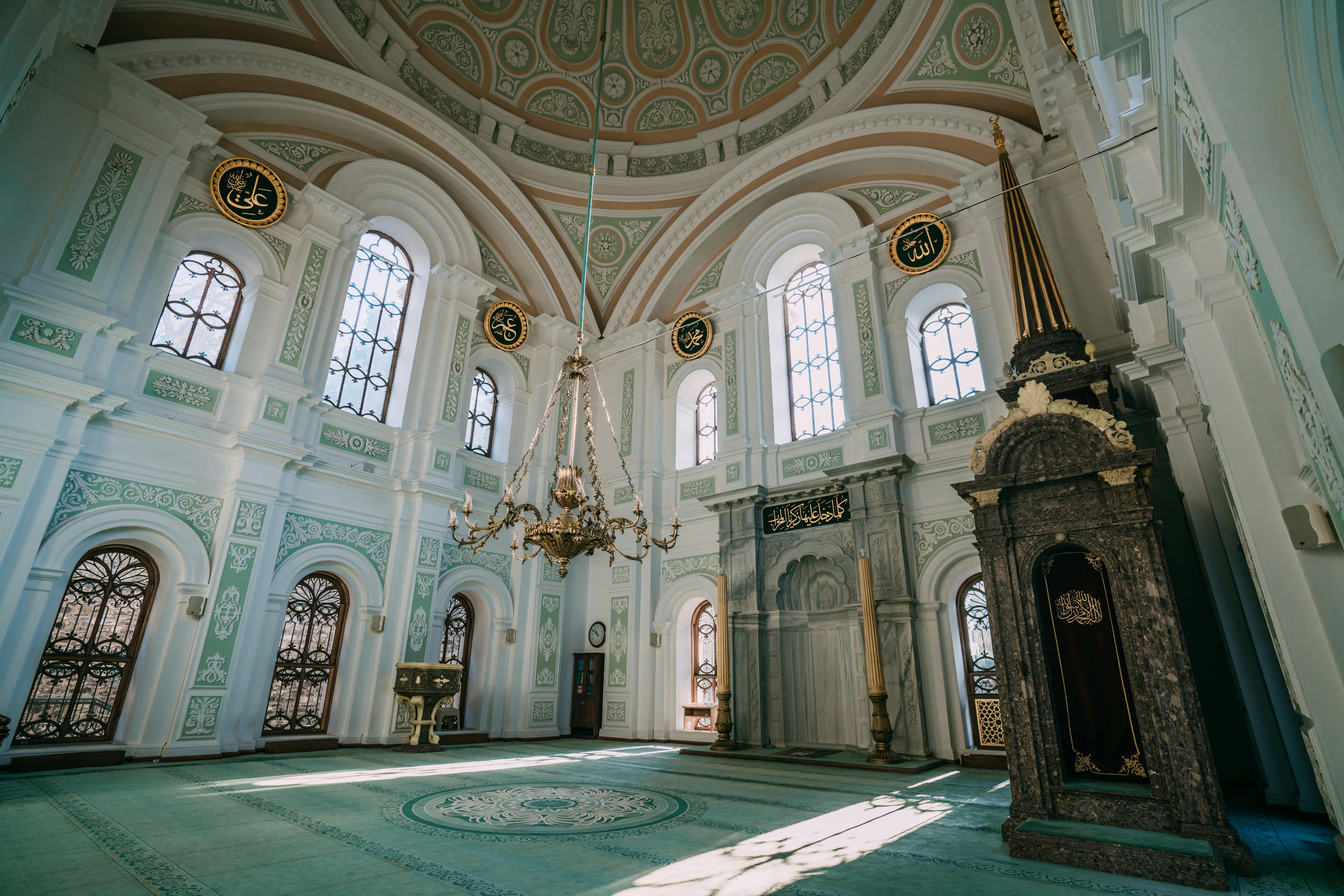 Interior of Mosque · Free Stock Photo