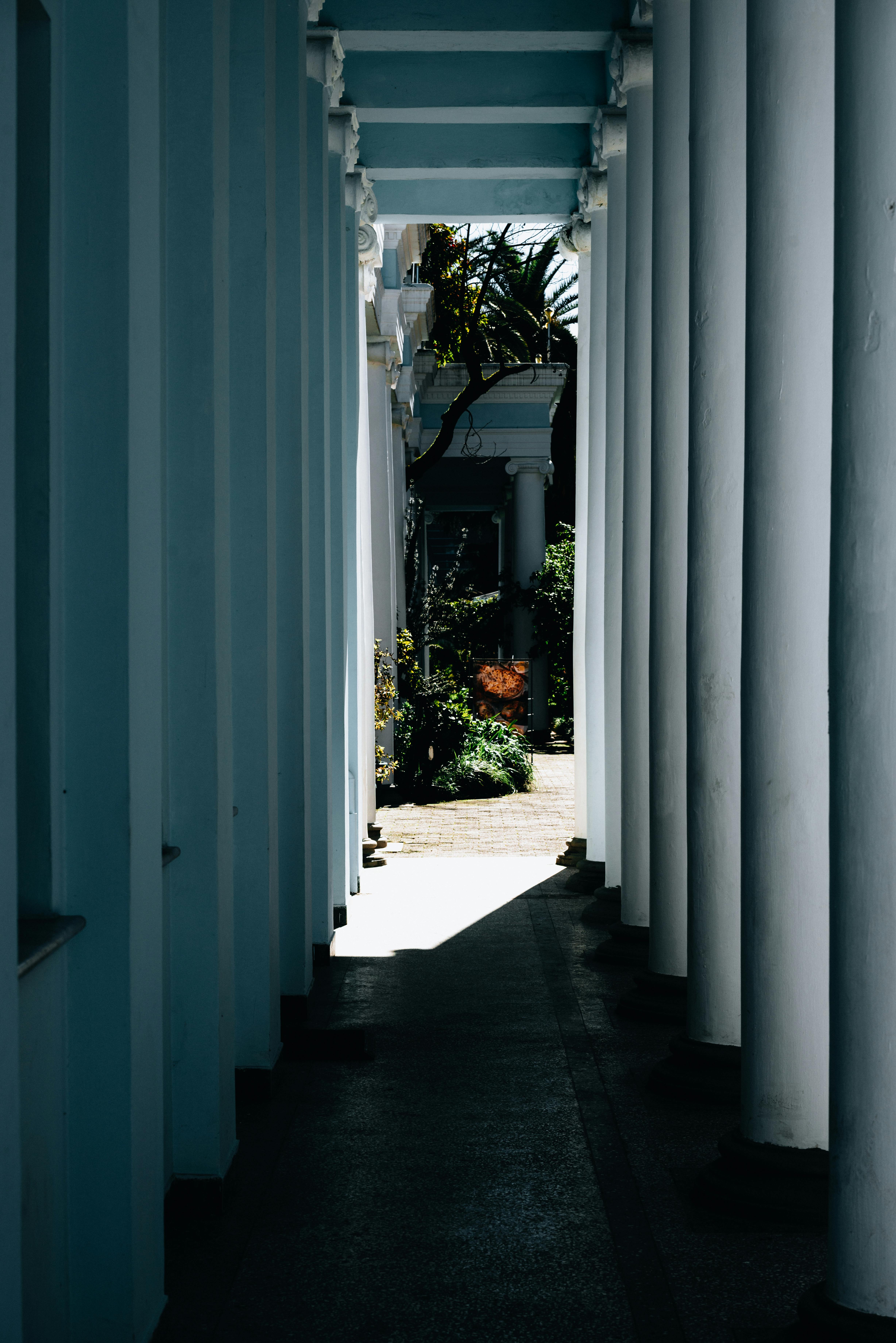 Arch with Columns · Free Stock Photo