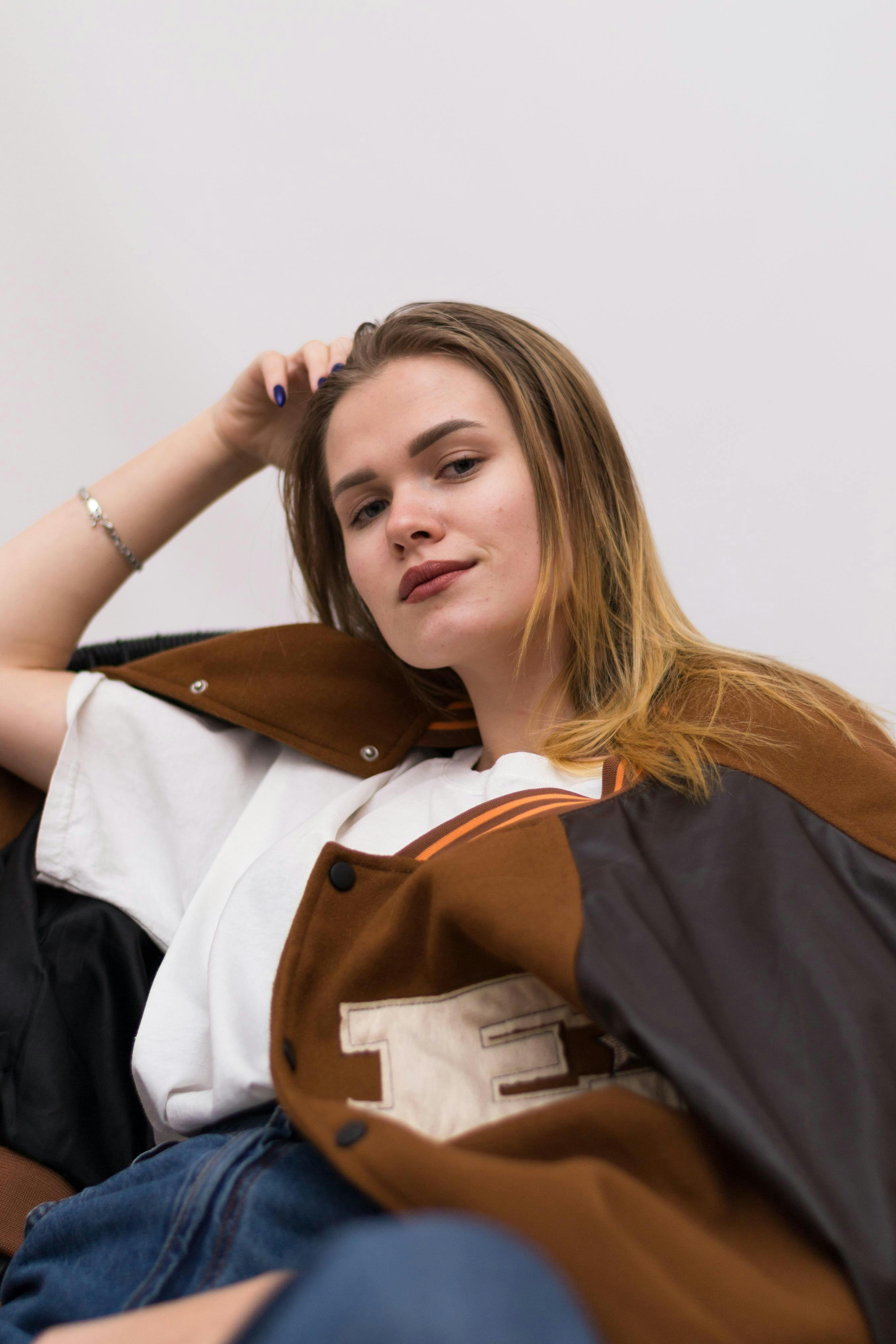 Spoken Pose Photos, Download The BEST Free Spoken Pose Stock Photos ...