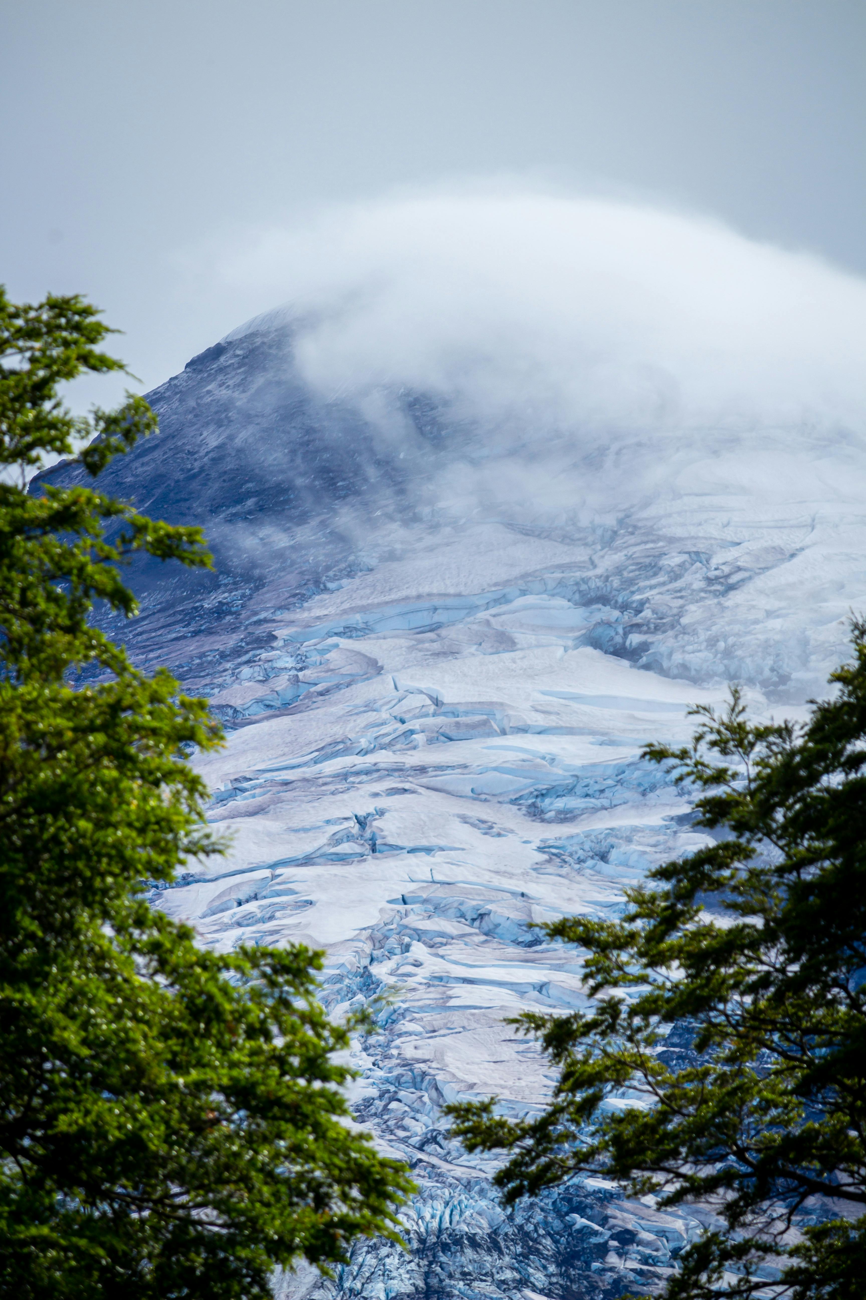 Mountain in Snow and Fog · Free Stock Photo