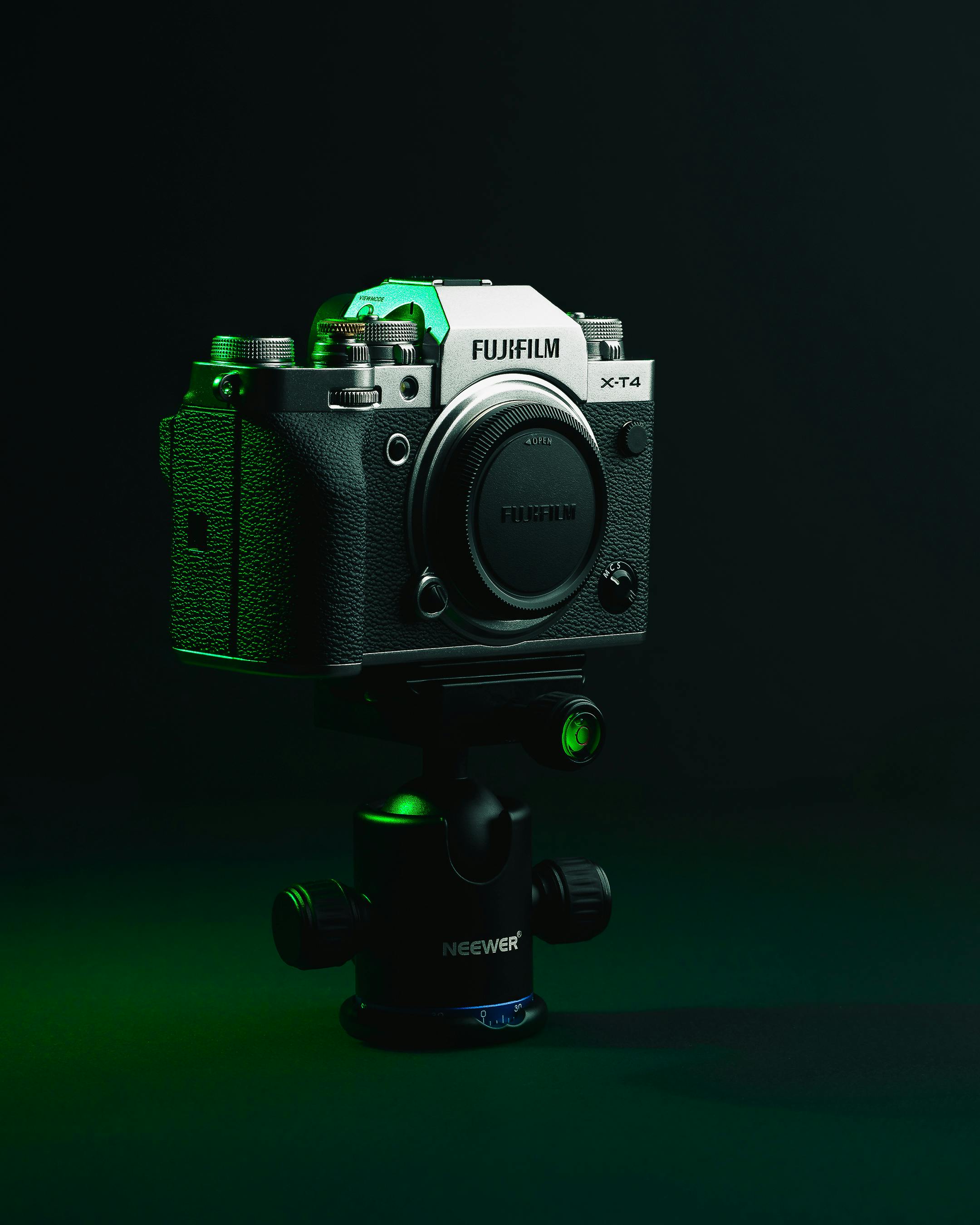 Close-Up Photo of Dslr Camera · Free Stock Photo