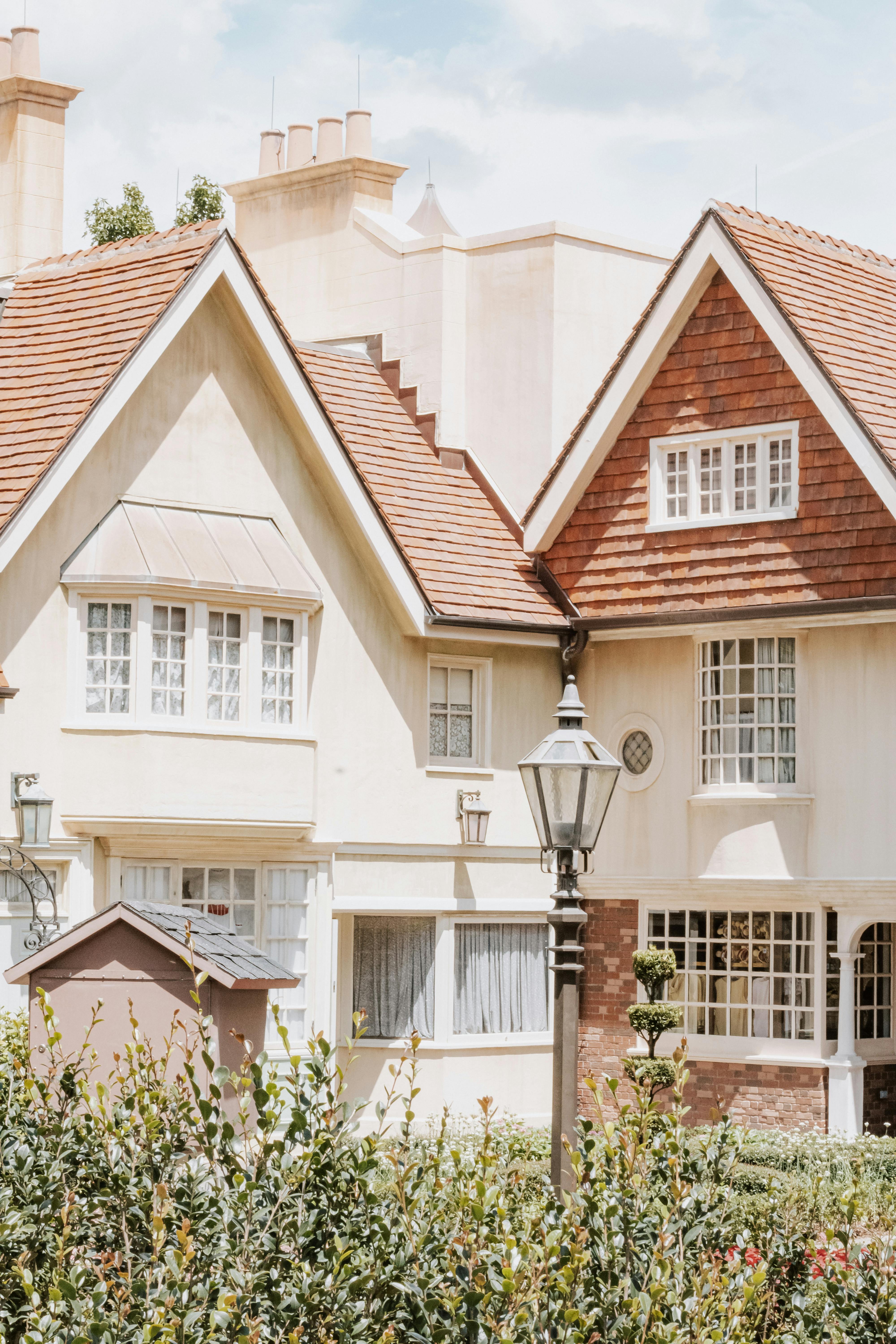 Buildings in Town · Free Stock Photo