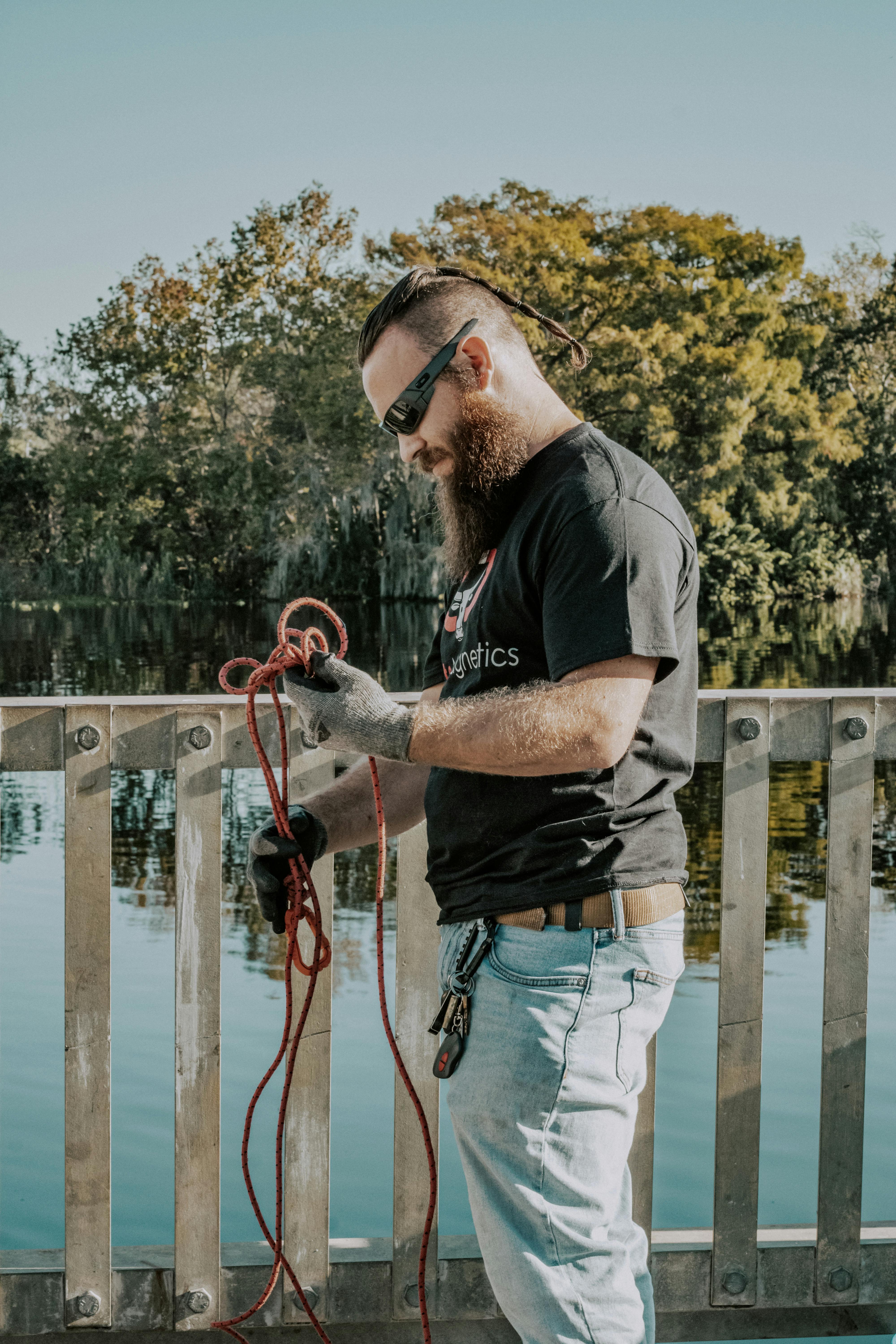 Man with Rope · Free Stock Photo