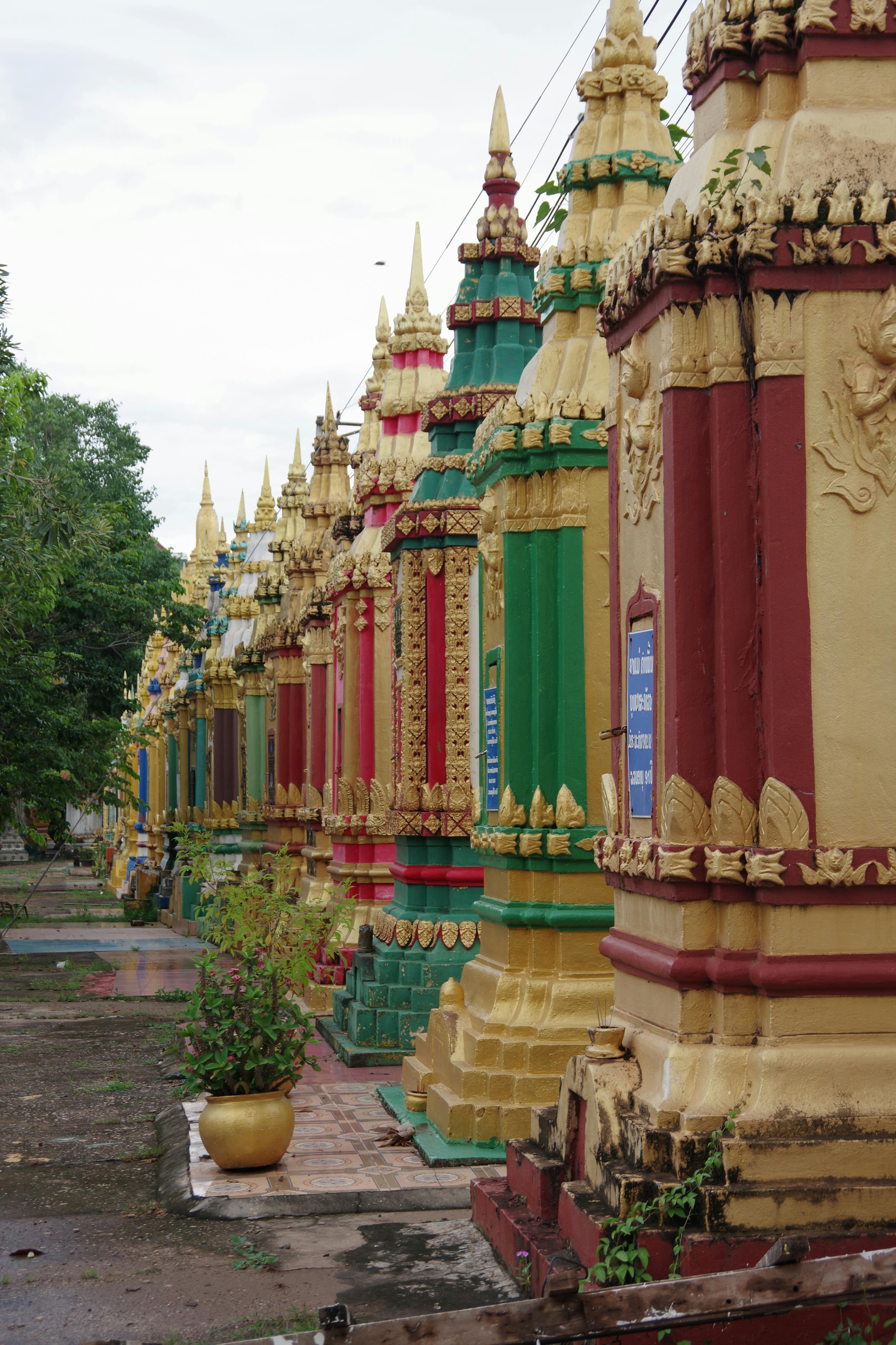 Colorful Wall Gating Entrance · Free Stock Photo