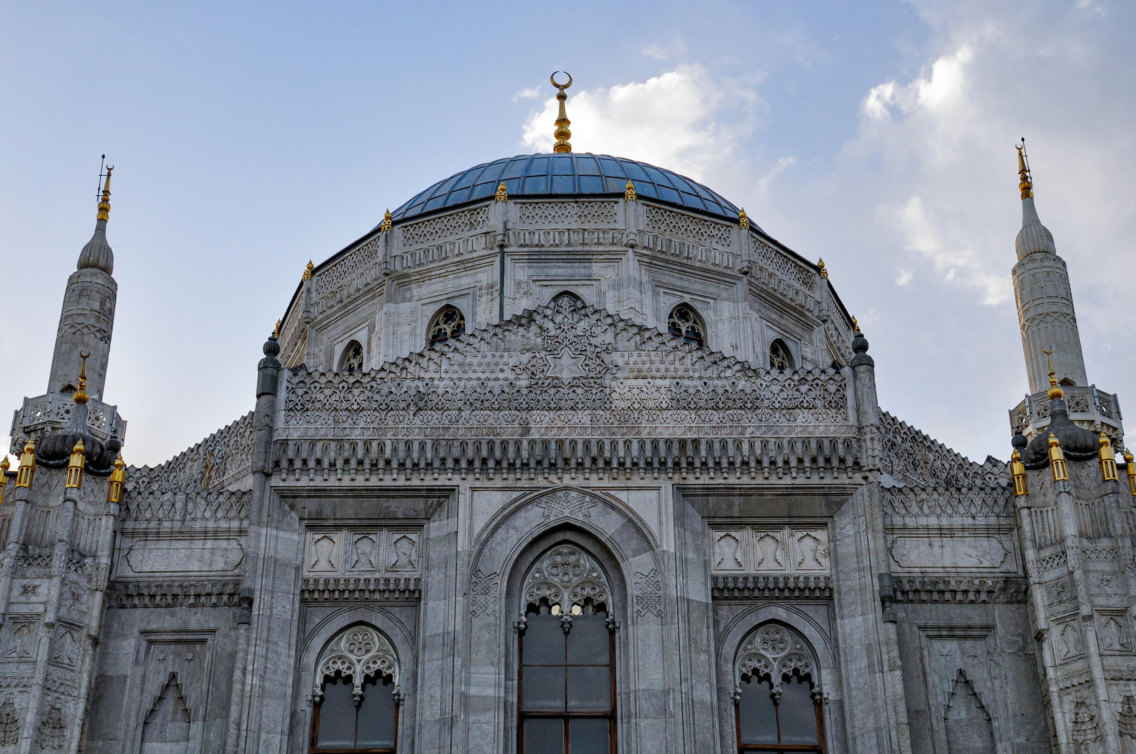 Facade of Mosque · Free Stock Photo