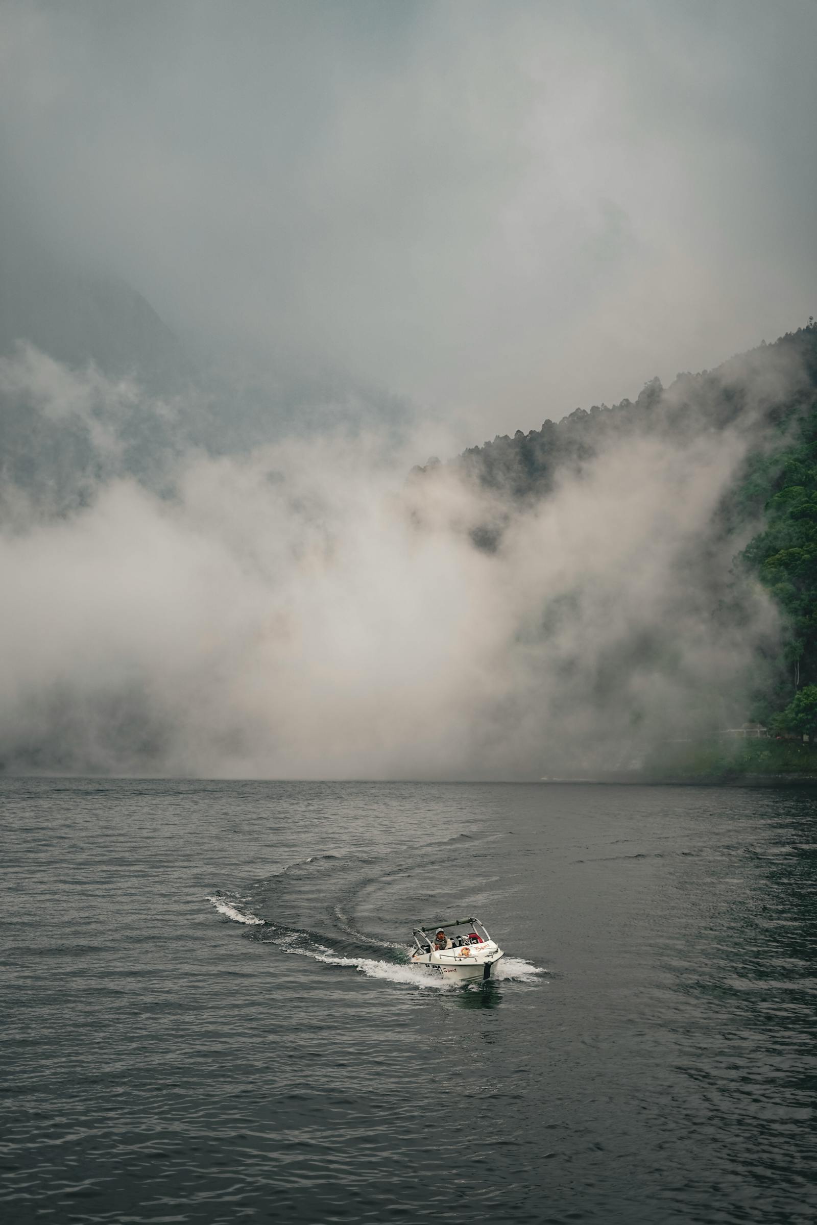 Boat Mist Photos, Download The BEST Free Boat Mist Stock Photos & HD Images