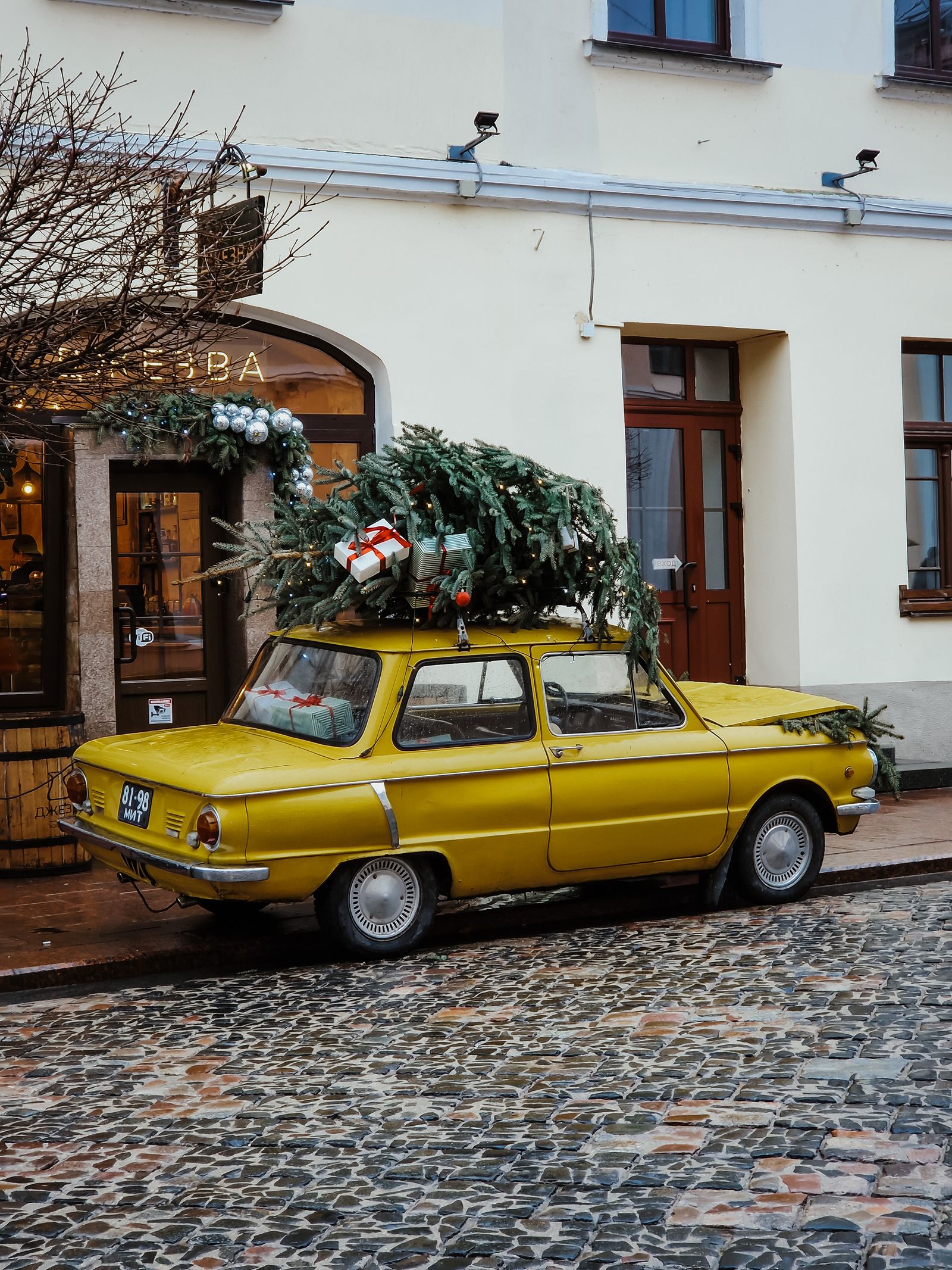 Yellow Livery Photos, Download The BEST Free Yellow Livery Stock Photos ...