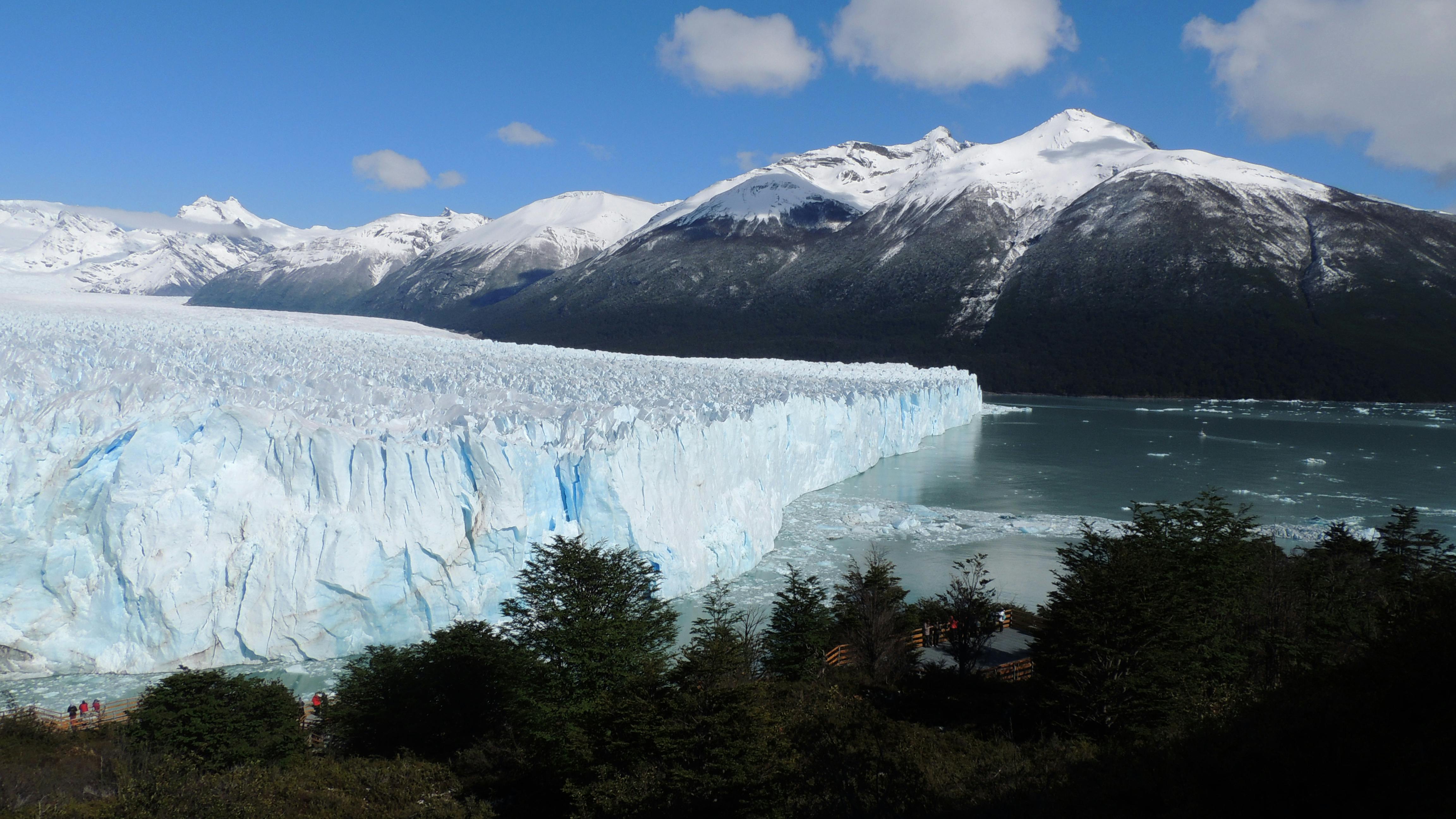 Glacier Land and Mountains · Free Stock Photo