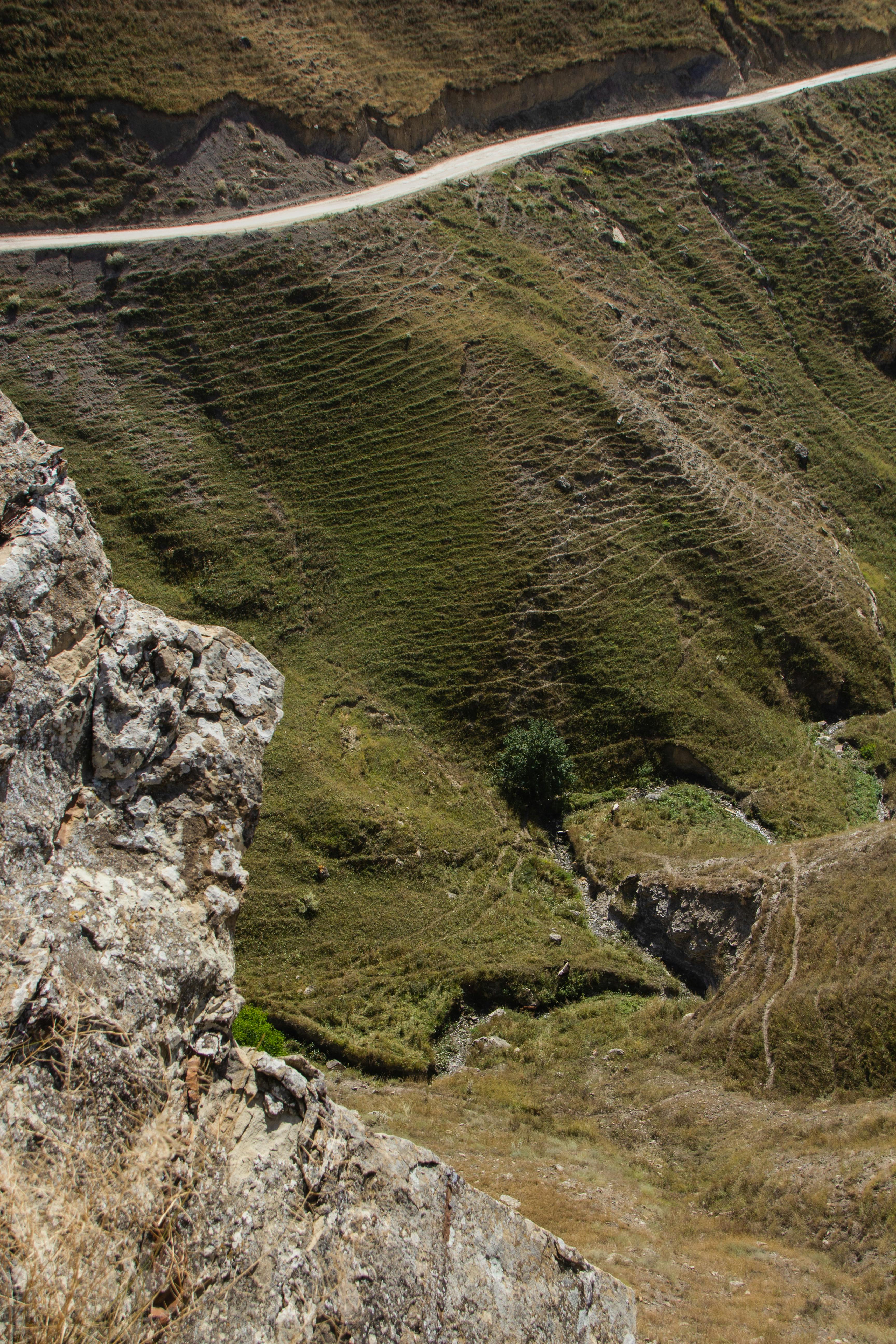Road on Hill Slope · Free Stock Photo