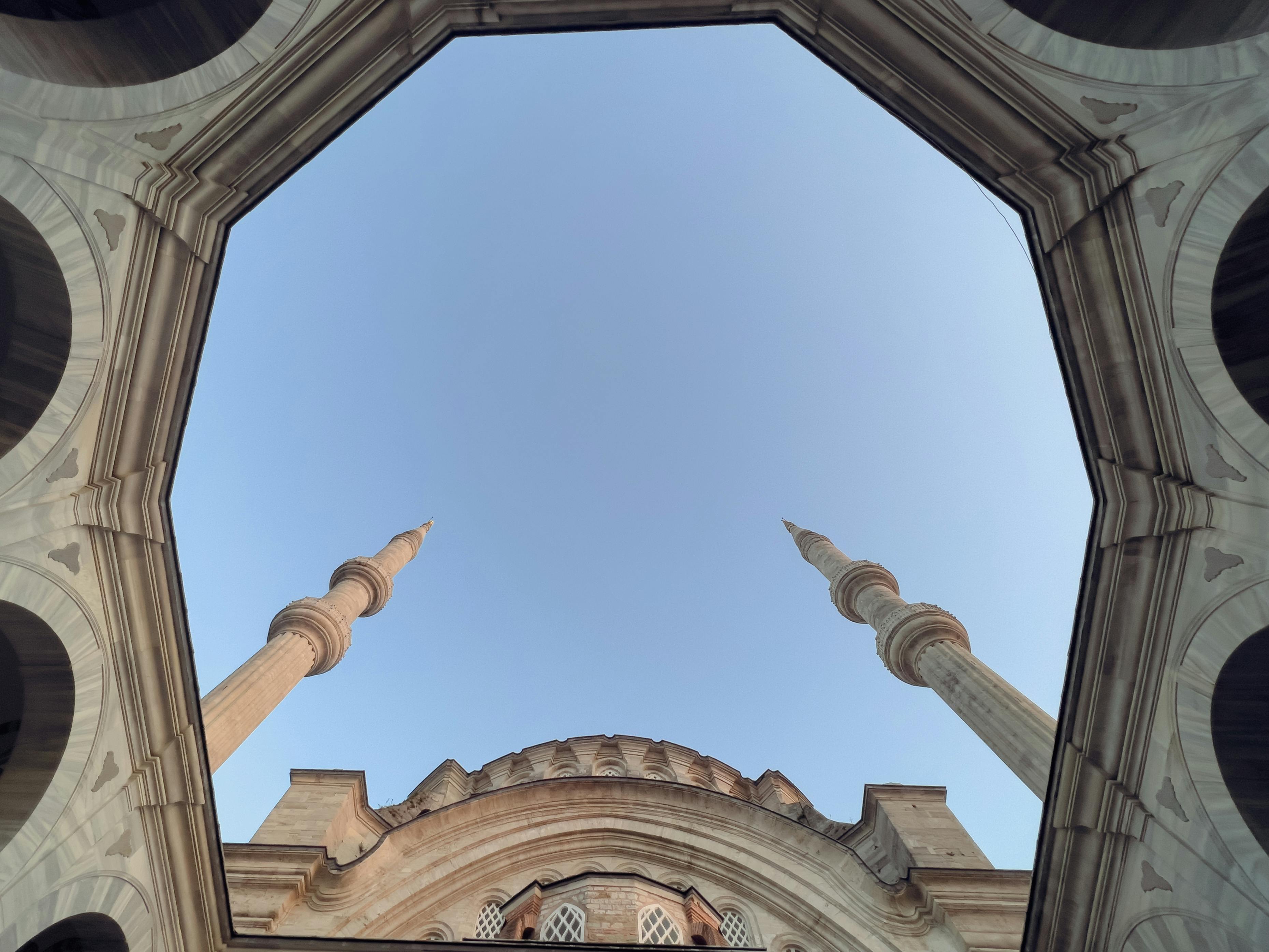 Courtyard in Mosque · Free Stock Photo