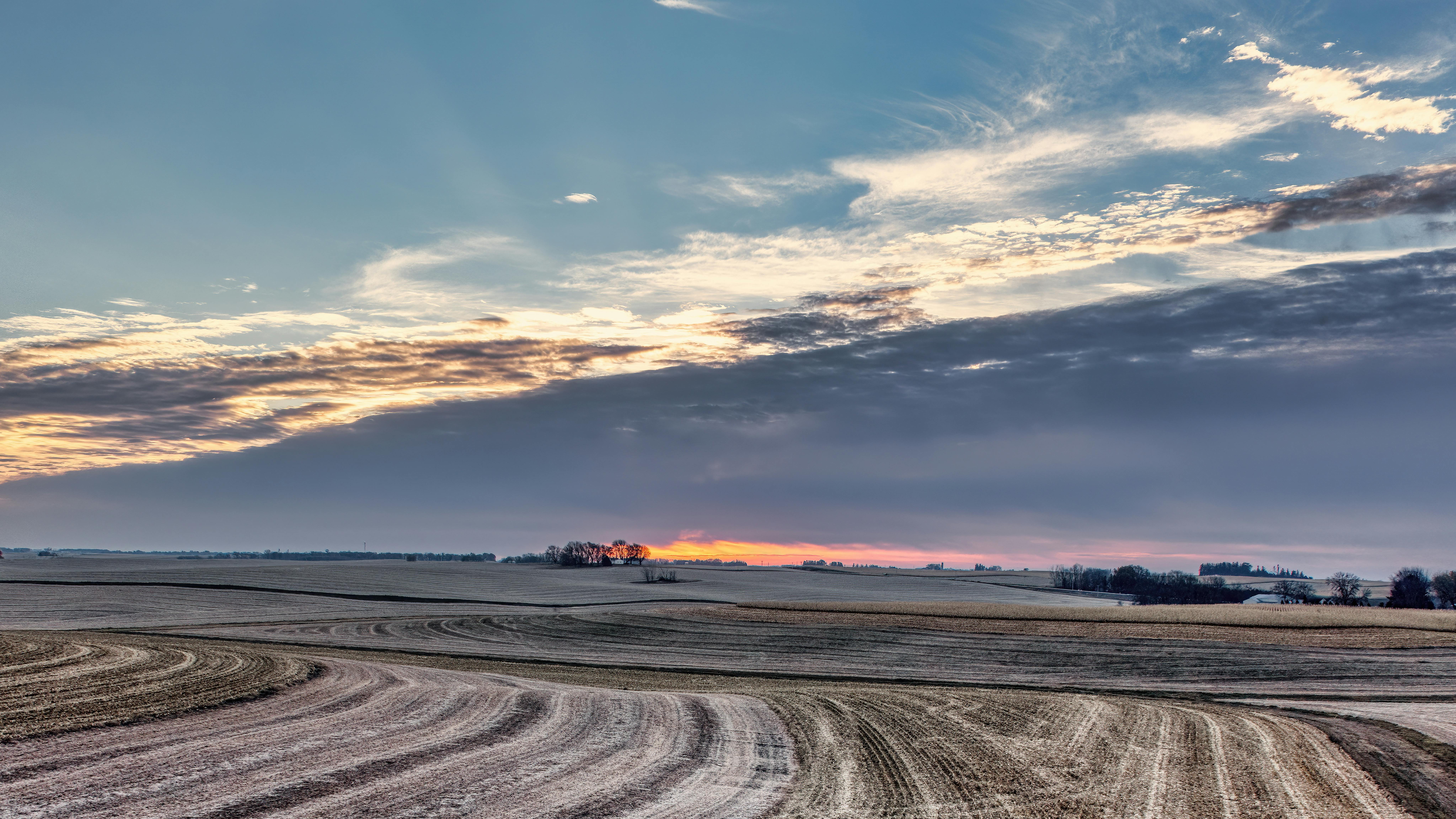 Clouds over Field at Sunset · Free Stock Photo