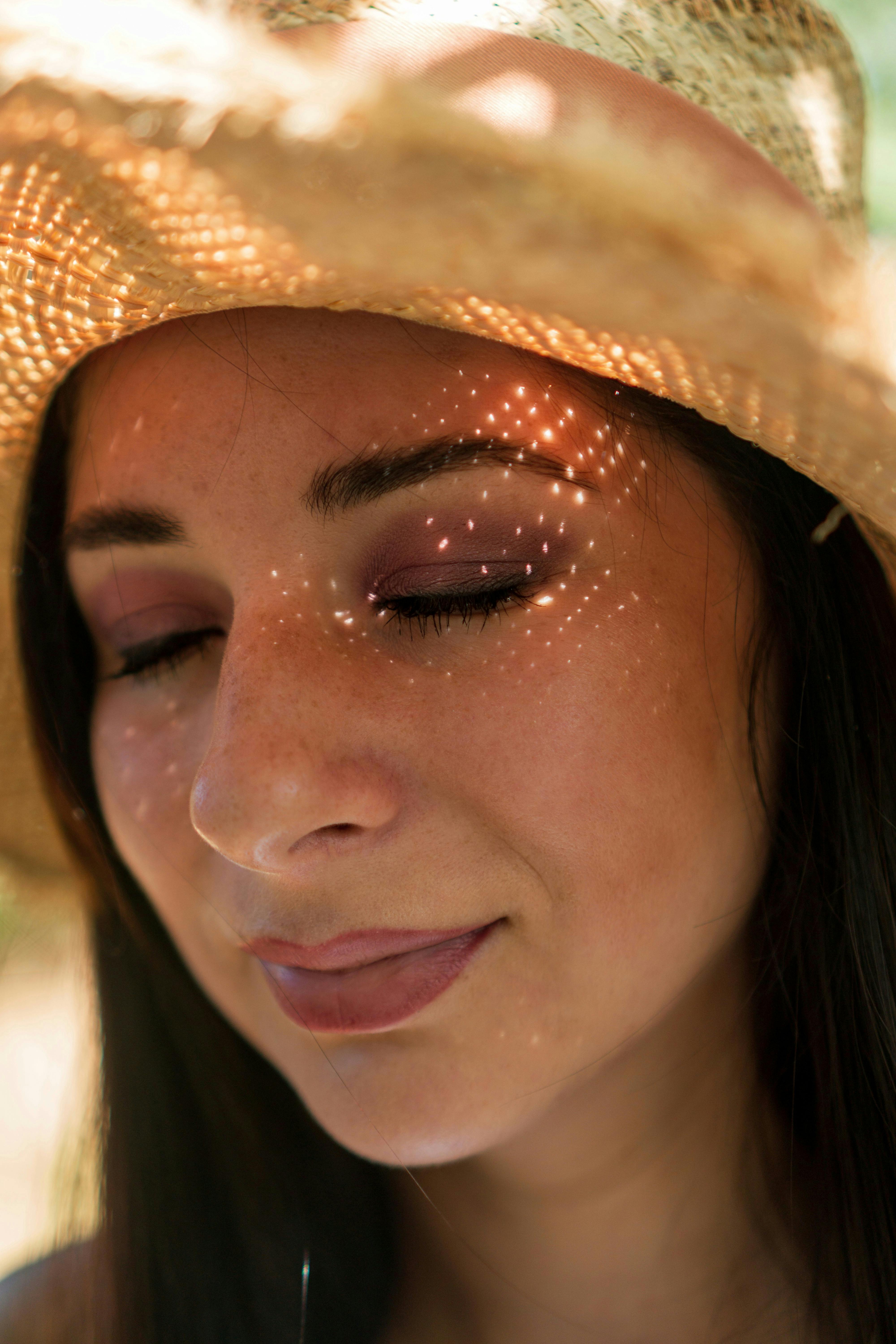 Sun Rays On Face Photos, Download The BEST Free Sun Rays On Face Stock ...