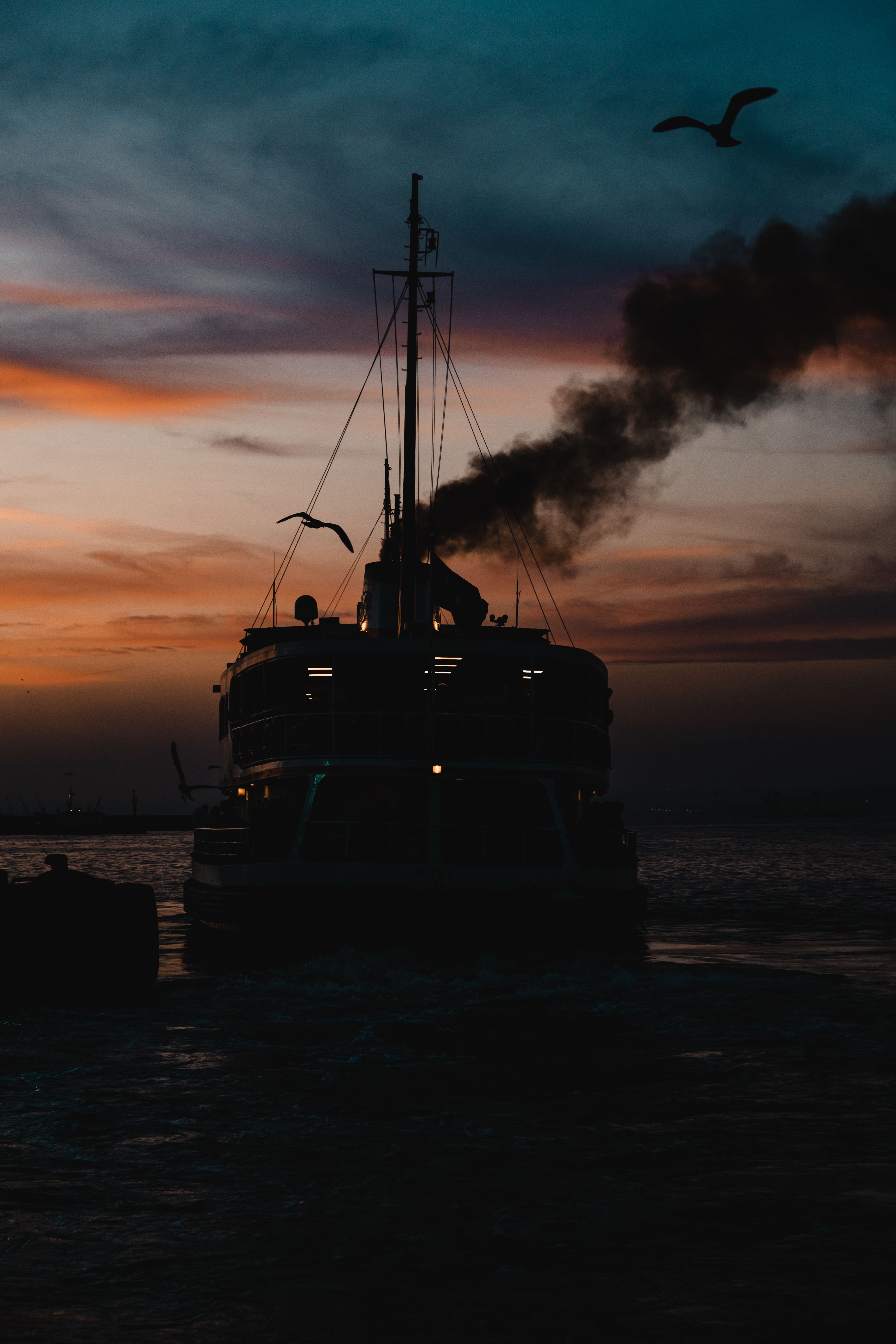 Ship Smoke Photos, Download The BEST Free Ship Smoke Stock Photos & HD ...