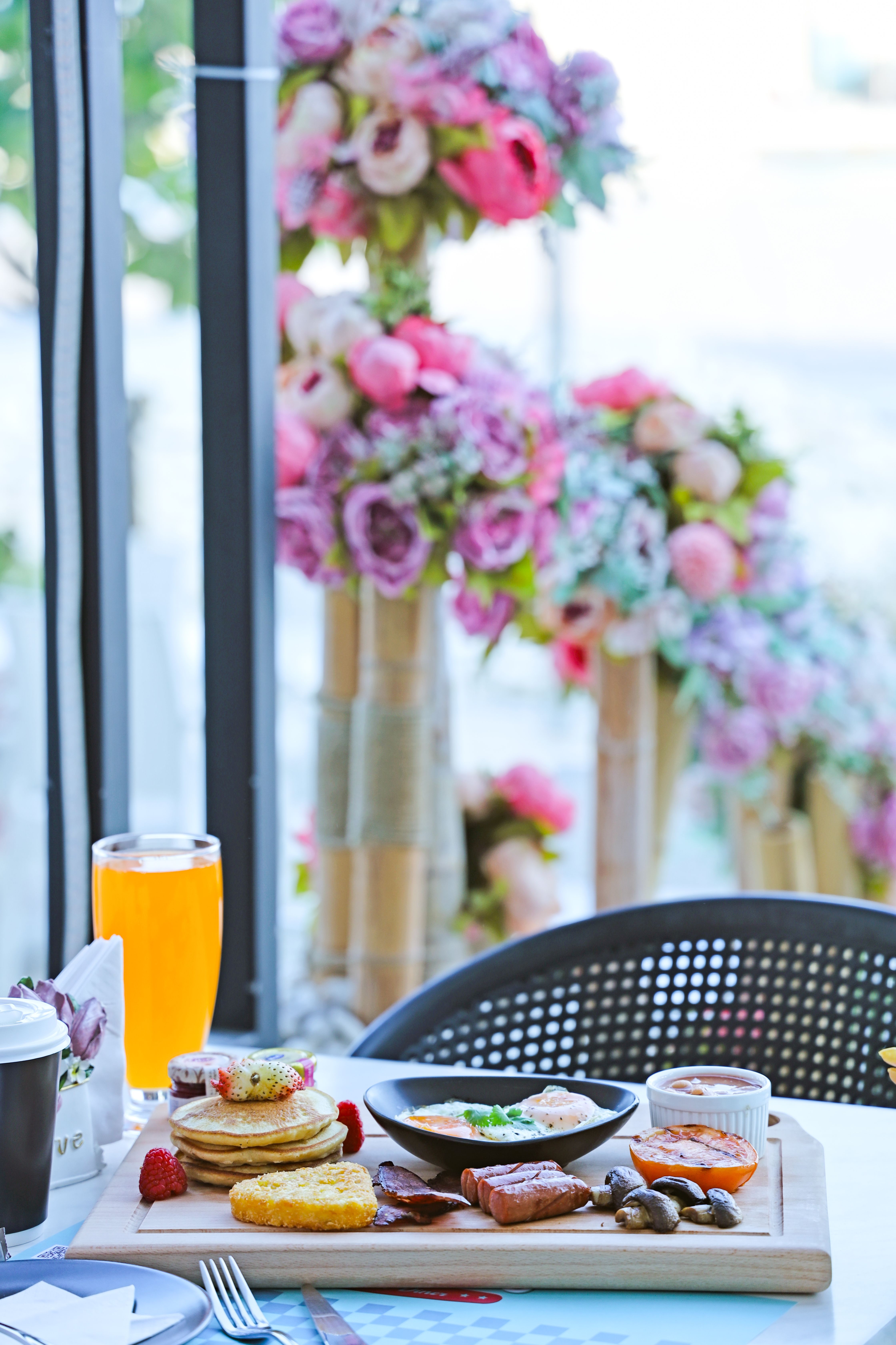 Foods in the table · Free Stock Photo