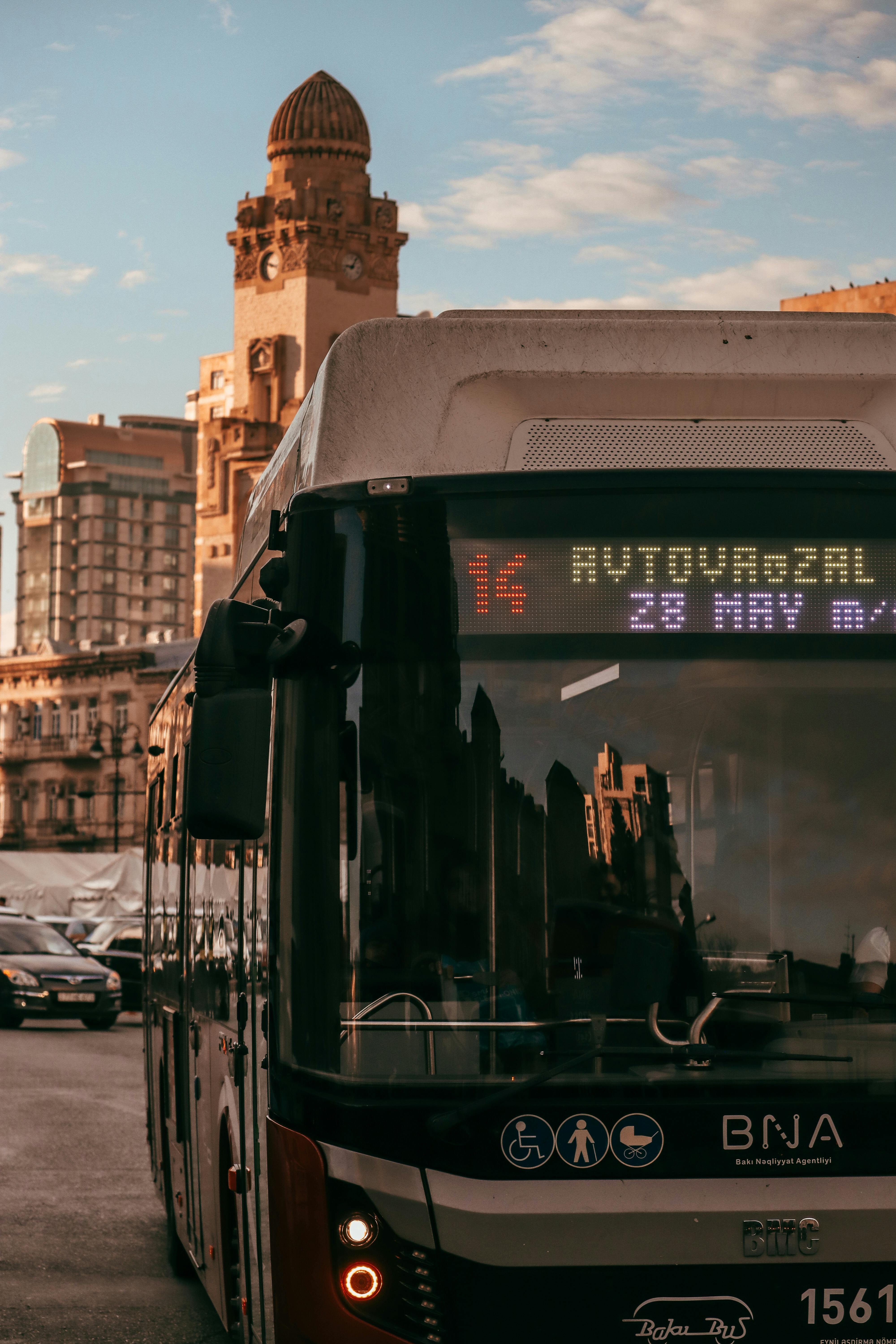 Bus in City · Free Stock Photo